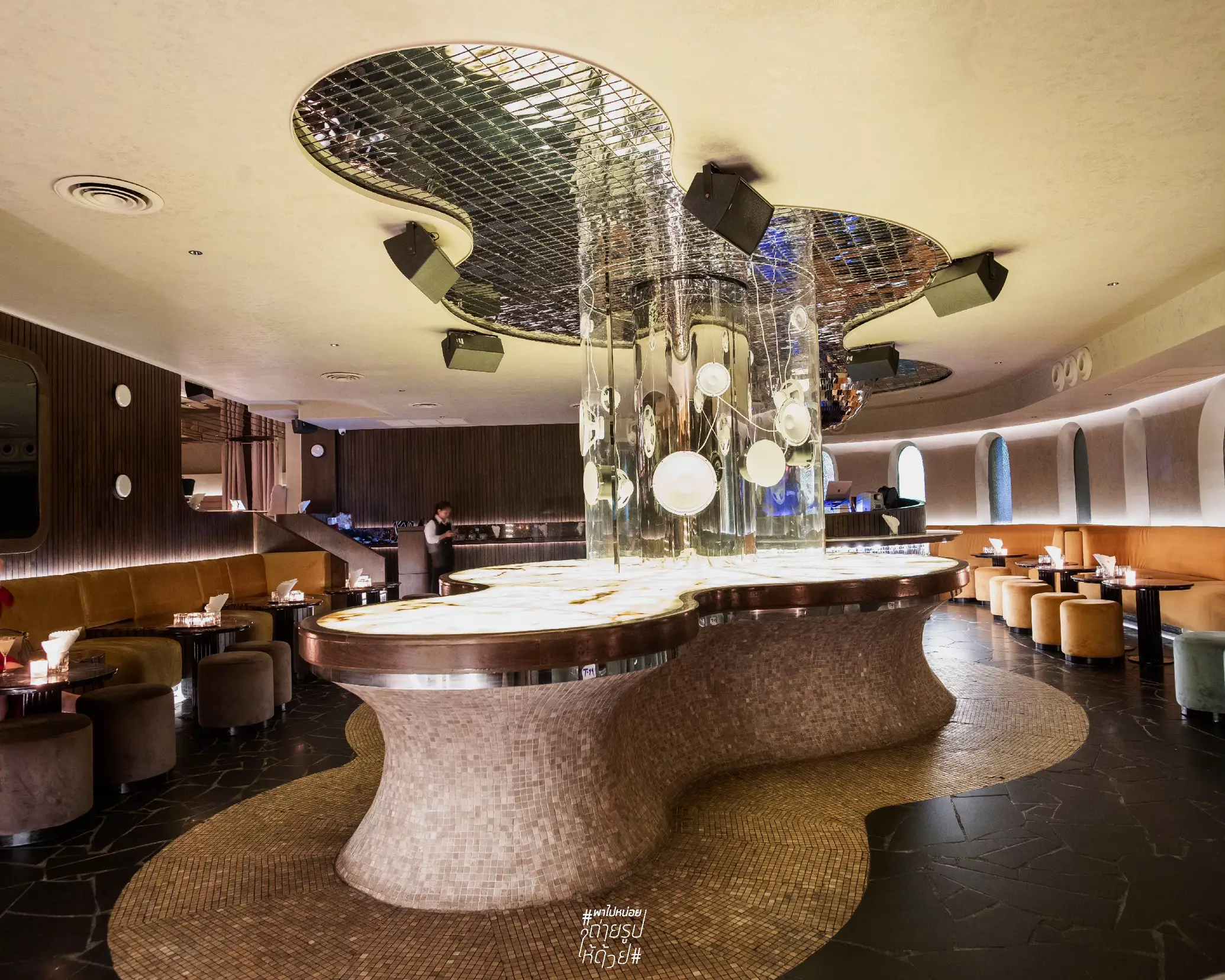 บาร์ลับ Good Old Times : GOT Bangkok ย่านสุขุมวิท 24🥂 | แกลเลอรีที่ ...