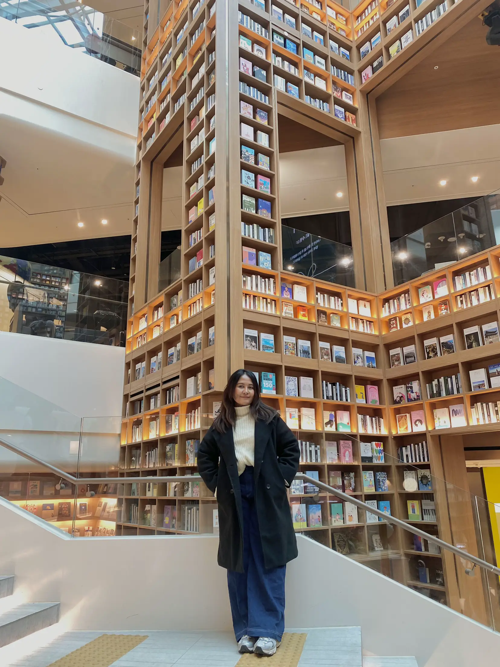 ห้องสมุดแห่งใหม่ในเกาหลี Starfield library Suwon | แกลเลอรีที่โพสต์โดย ...