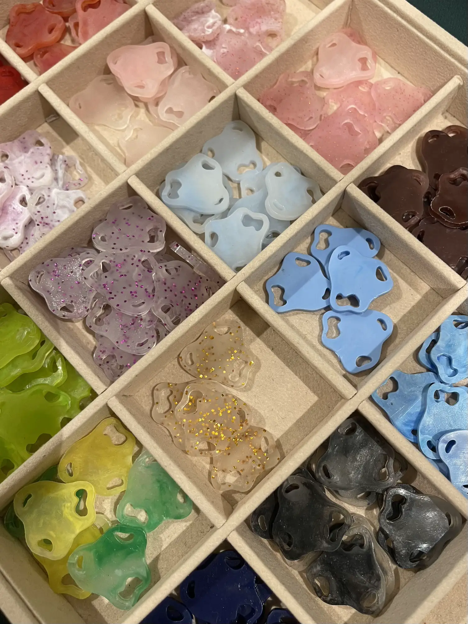 สร้อยข้อมือ Pipatchara แบรนด์ไทยดังไกลถึงระดับโลก | แกลเลอรีที่โพสต์โดย Sky Ingfah | Lemon8