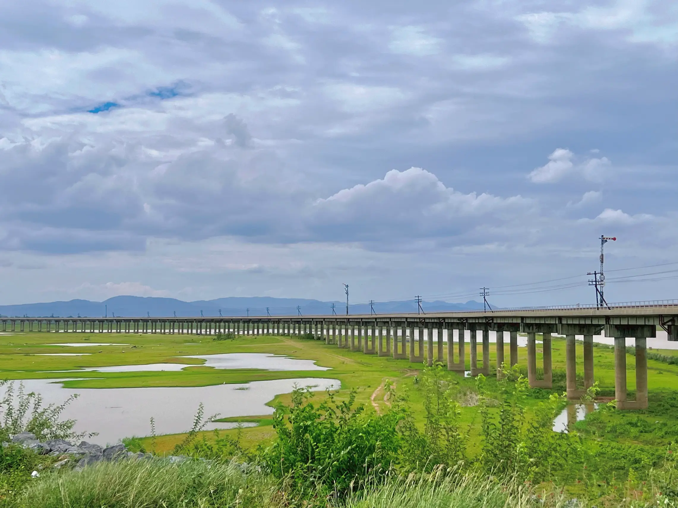Floating train at Lopburi. | แกลเลอรีที่โพสต์โดย Ordinary Nurse | Lemon8
