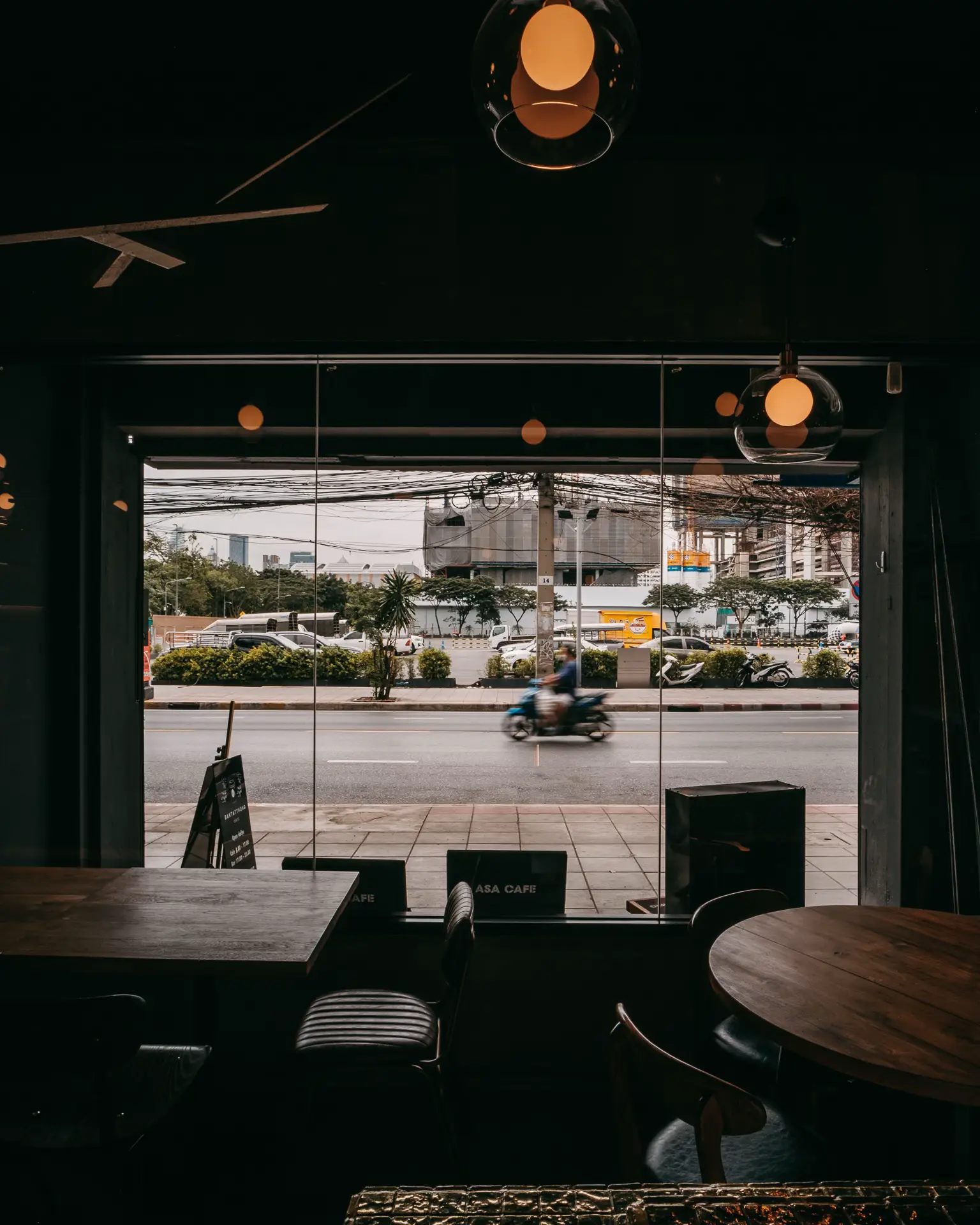 "BANTATTHONG CAFE" Cool Cafe & Bar Modern Loft Style | Gallery posted ...