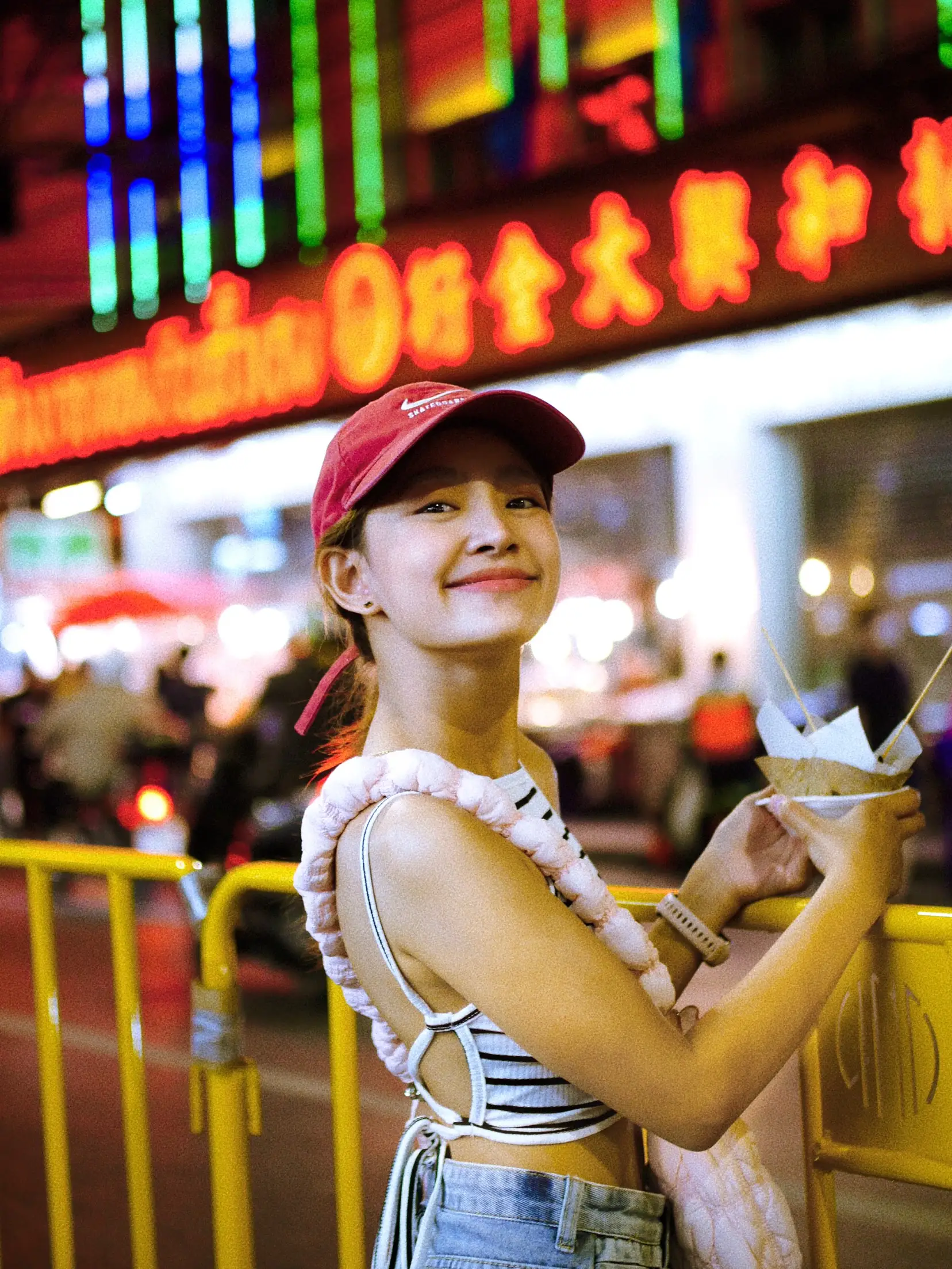 🏮 แจกไอเดียวถ่ายรูปที่ “เยาวราช” ตอนกลางคืน แบบปังปุริเย่〰️ | แกลเลอรีที่โพสต์โดย Chonchanok ...