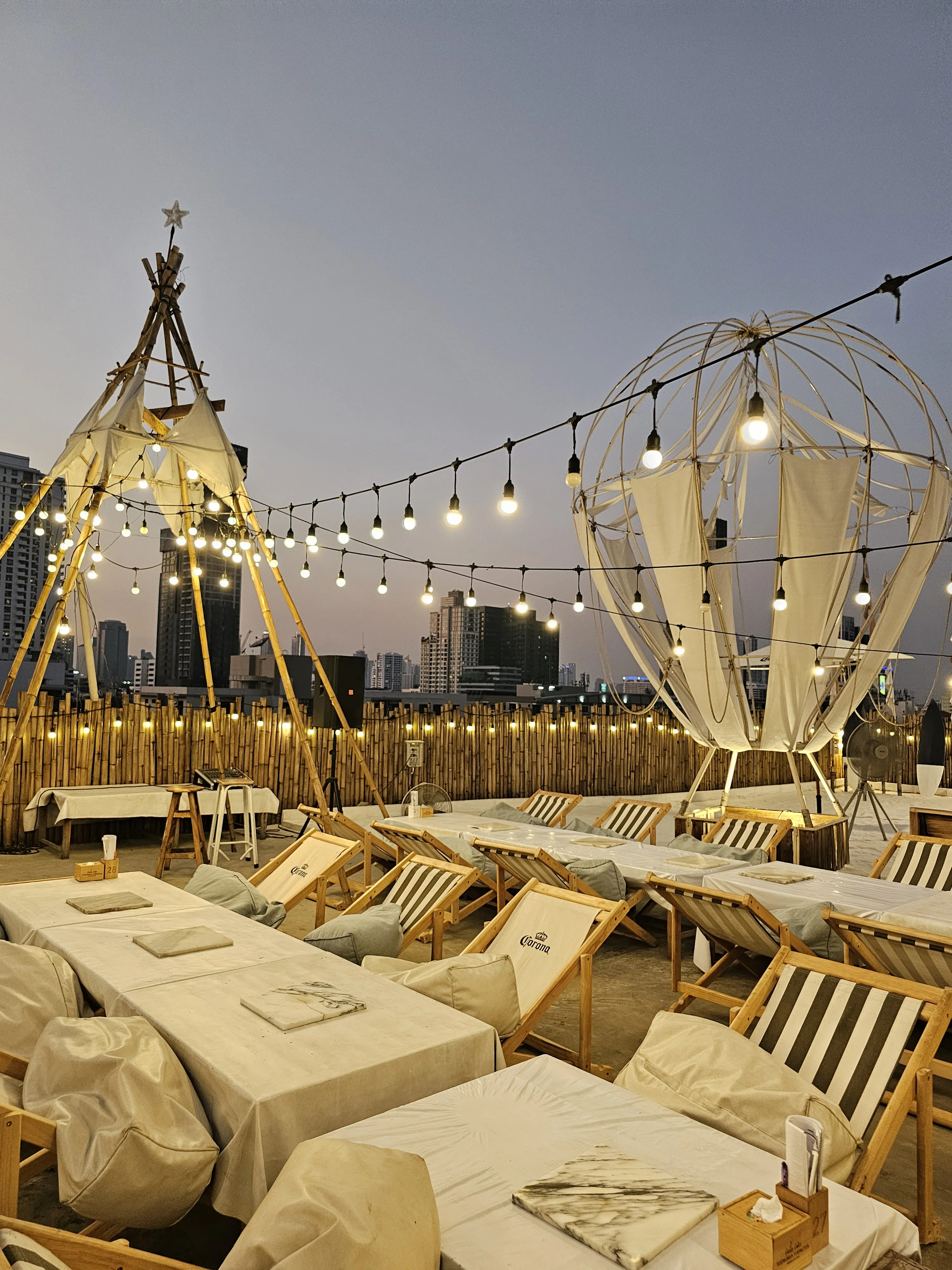 หมูทะ Rooftop "ถึงเนื้อถึงตัว" | แกลเลอรีที่โพสต์โดย Mymind | Lemon8