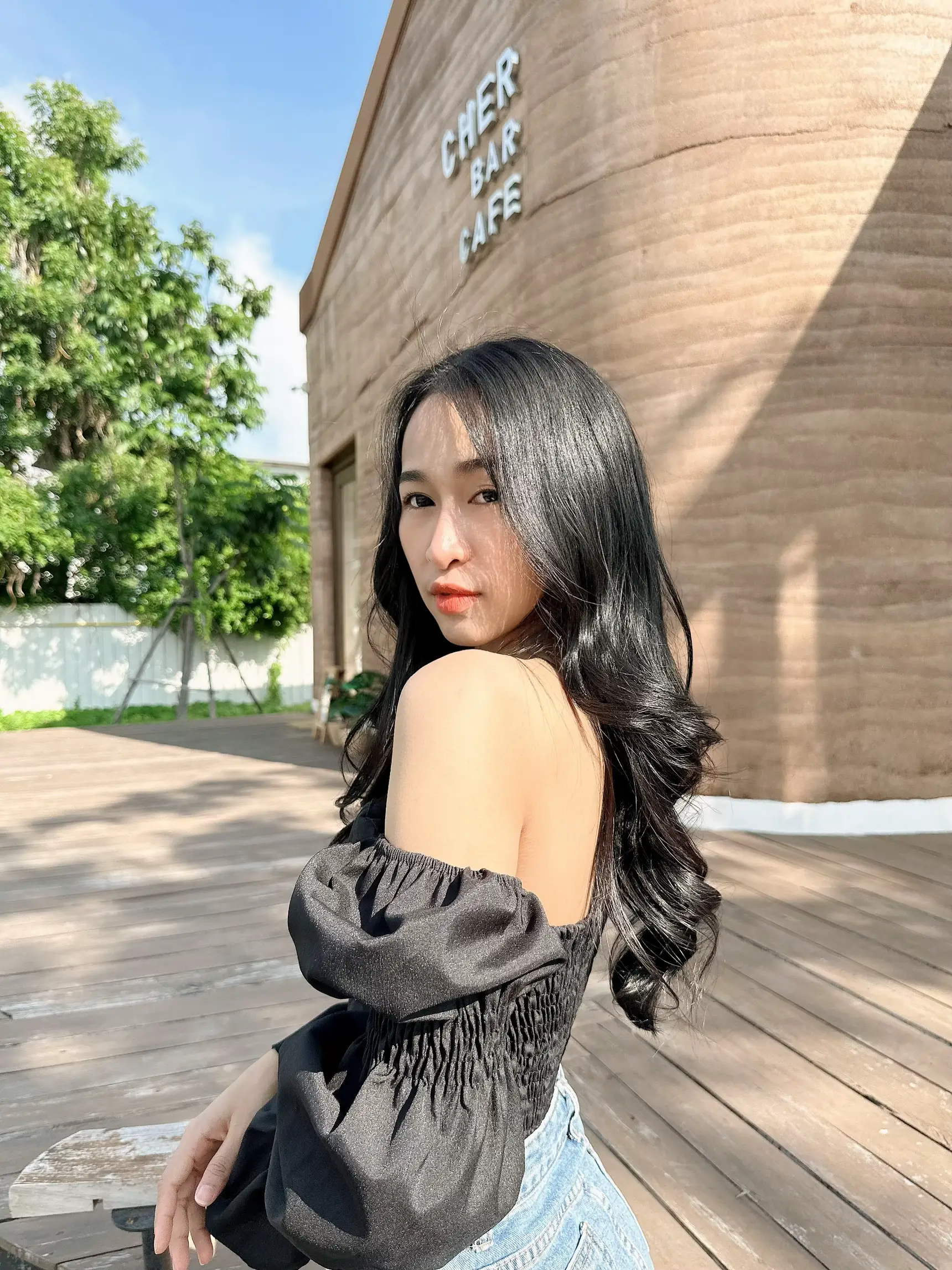 Cher Bar Cafe #Cher Bar Cafe #คาเฟ่สมุทรปราการ#คาเฟ่ | แกลเลอรีที่โพสต์โดย Khwanchai🤍 | Lemon8