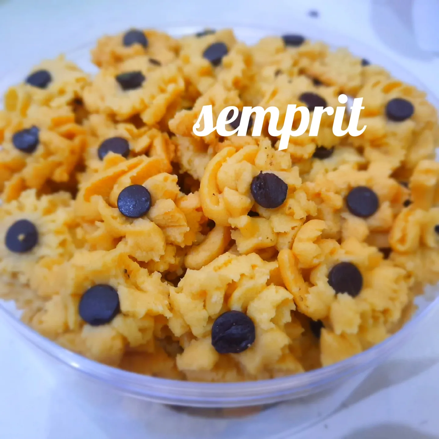 kue semprit | Galeri diposting oleh tukutuku | Lemon8