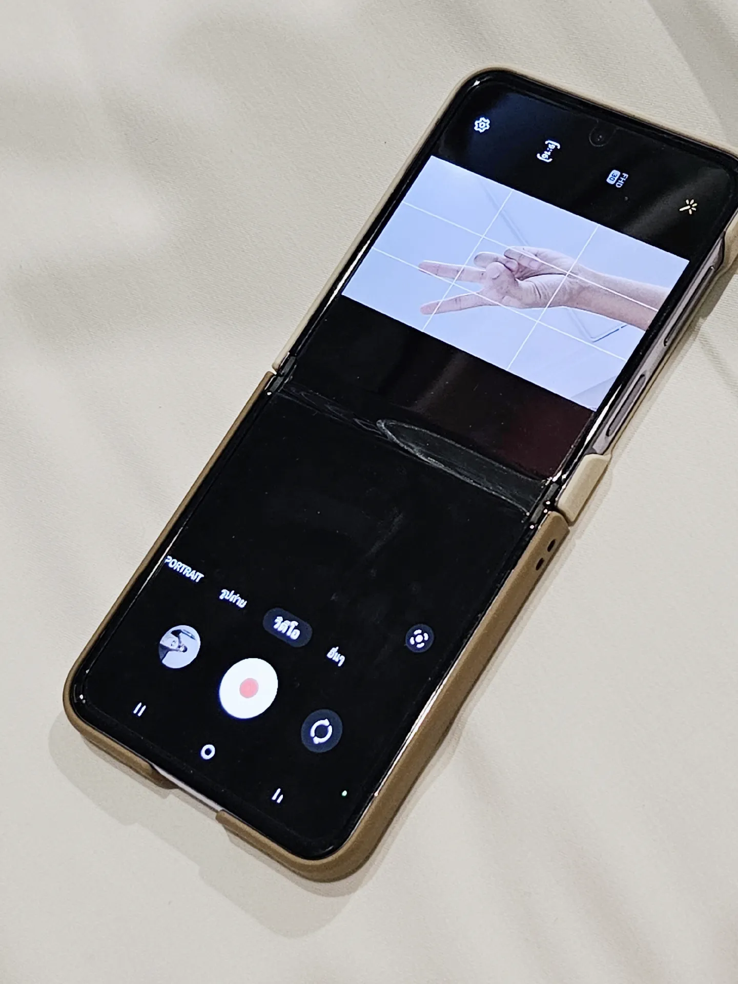 zflip4 ใช้ได้ 1ปี หน้าจอพัง ? เรื่องจริงเจอกับตัว | แกลเลอรีที่โพสต์โดย ...