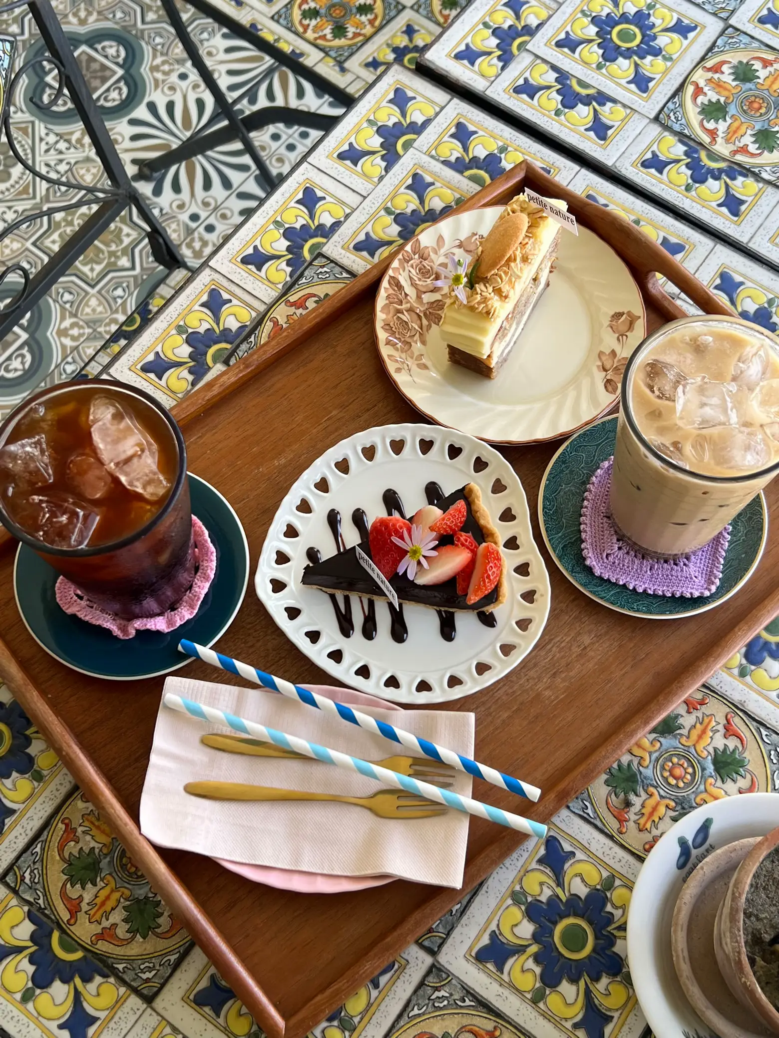 petite nature คาเฟ่ตรัง ห้ามพลาด 🍰🍞🫖 | แกลเลอรีที่โพสต์โดย preammier | Lemon8