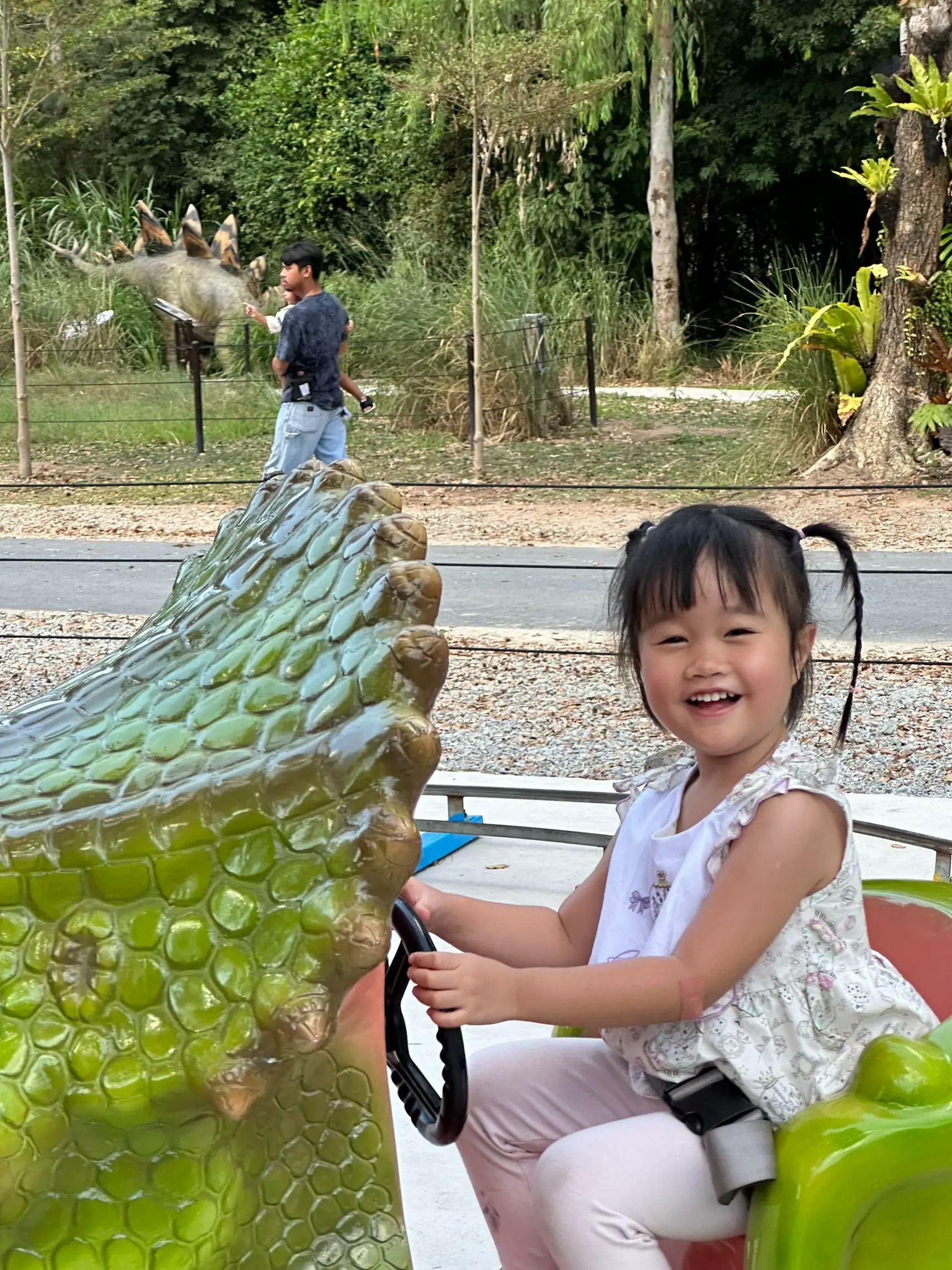 พาลูกเที่ยว : สวนไดโนเสาร์ พัทยา Dinosaur Kingdom | แกลเลอรีที่โพสต์โดย ...