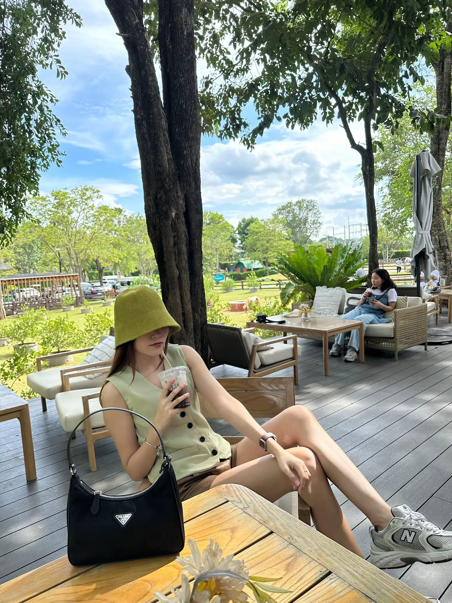 20 ไอเดียยอดนิยมเกี่ยวกับ แต่งตัวเข้ากับธรรมชาติ ในปี 2024