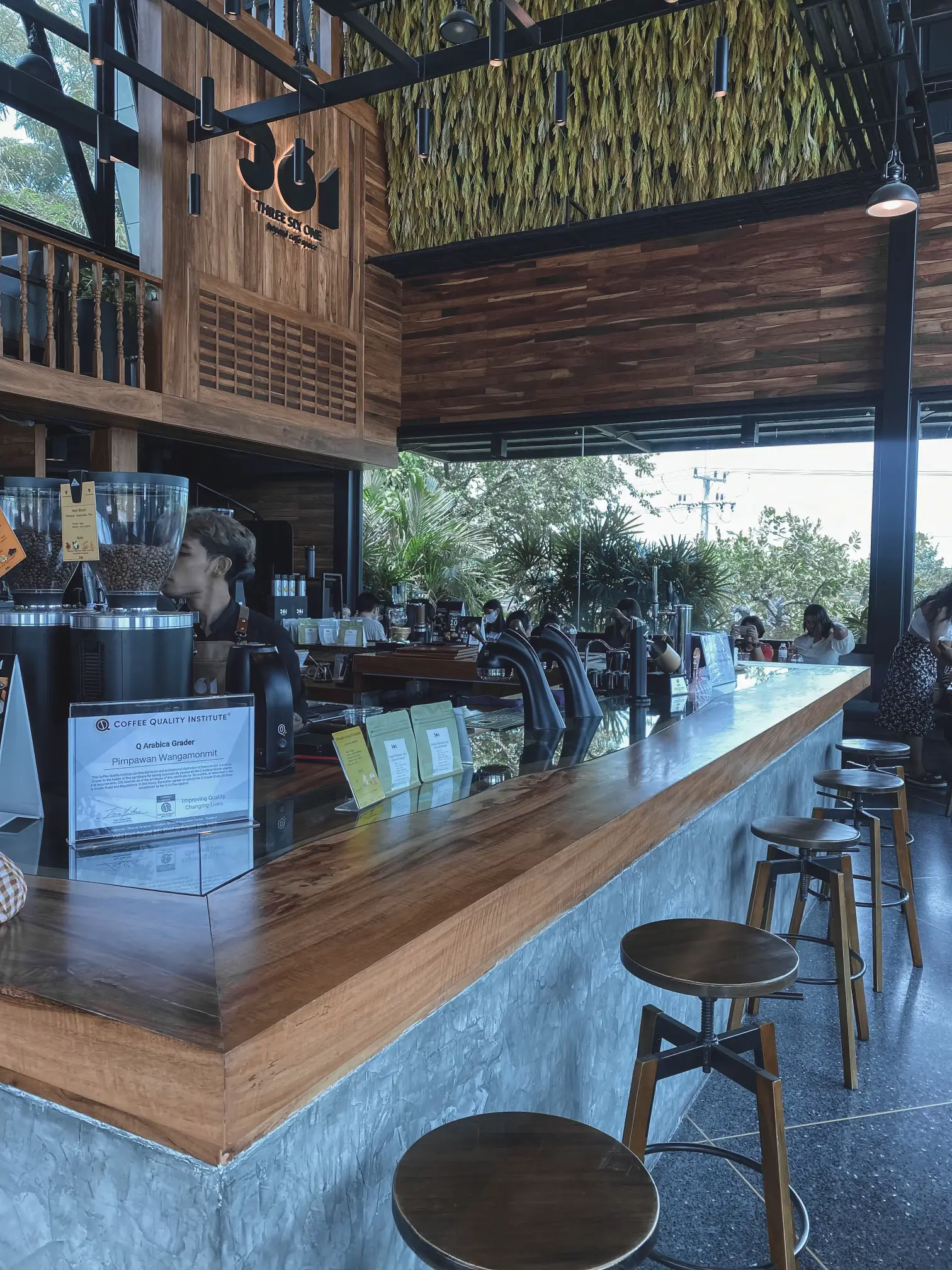 ชวนไปคาเฟ่ 361 THREE SIX ONE คาเฟ่ที่ใหญ่ที่สุดในเมืองสุรินทร์ | แกลเลอ ...