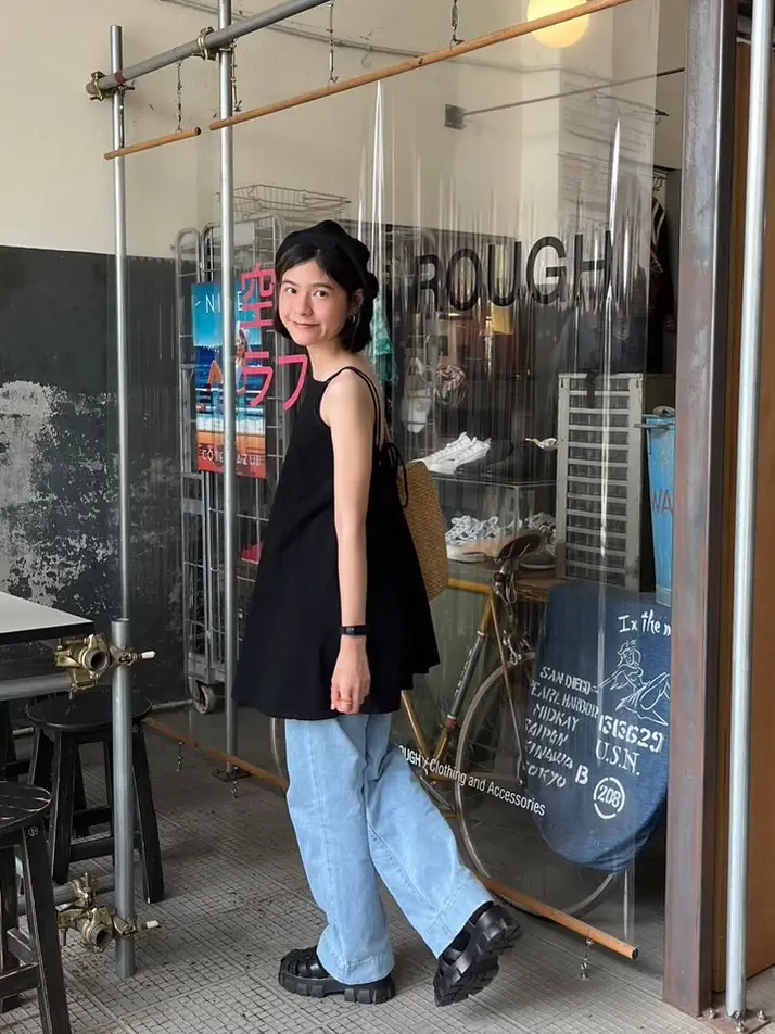 OOTD 01 l Black and Jean | แกลเลอรีที่โพสต์โดย Nina Tp | Lemon8