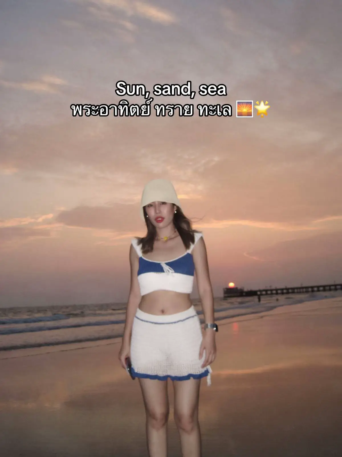 แจกแคปชั่นเที่ยวทะเล TH EN 🌅👙🏖️ | แกลเลอรีที่โพสต์โดย Tontaey Story | Lemon8