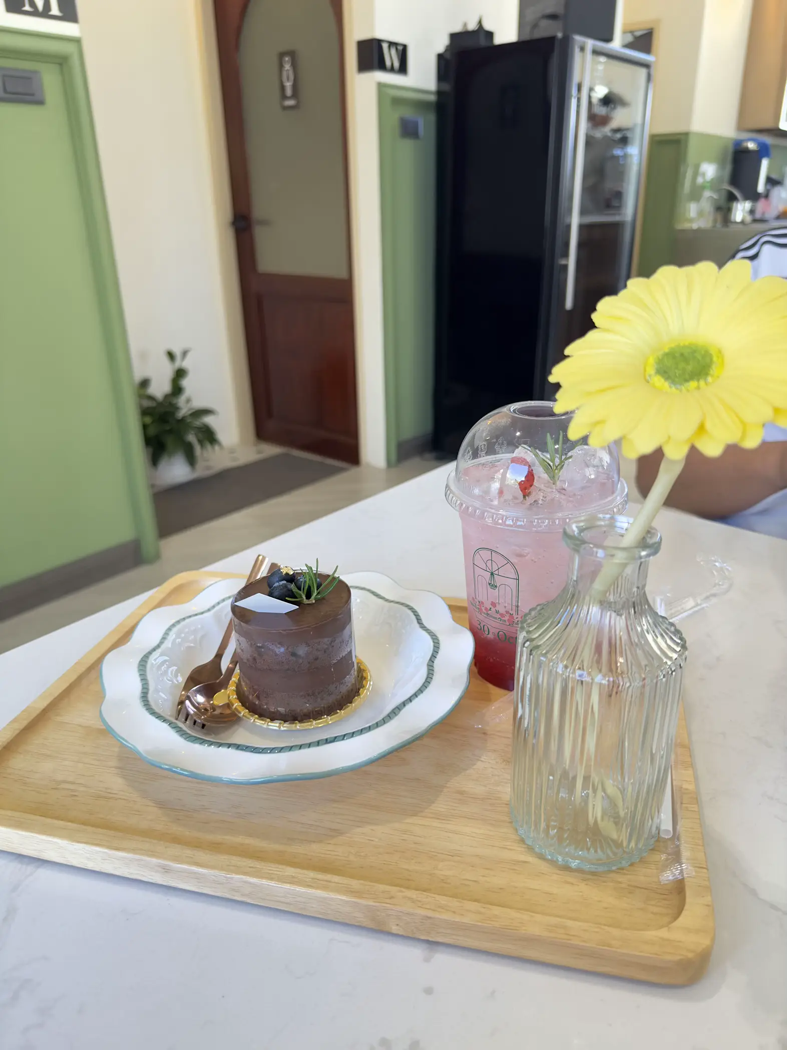 คาเฟ่เปิดใหม่ย่านบางขุนเทียน 30 oct coffee&bar ☕️🥐 | แกลเลอรีที่โพสต์โดย bb.ew | Lemon8