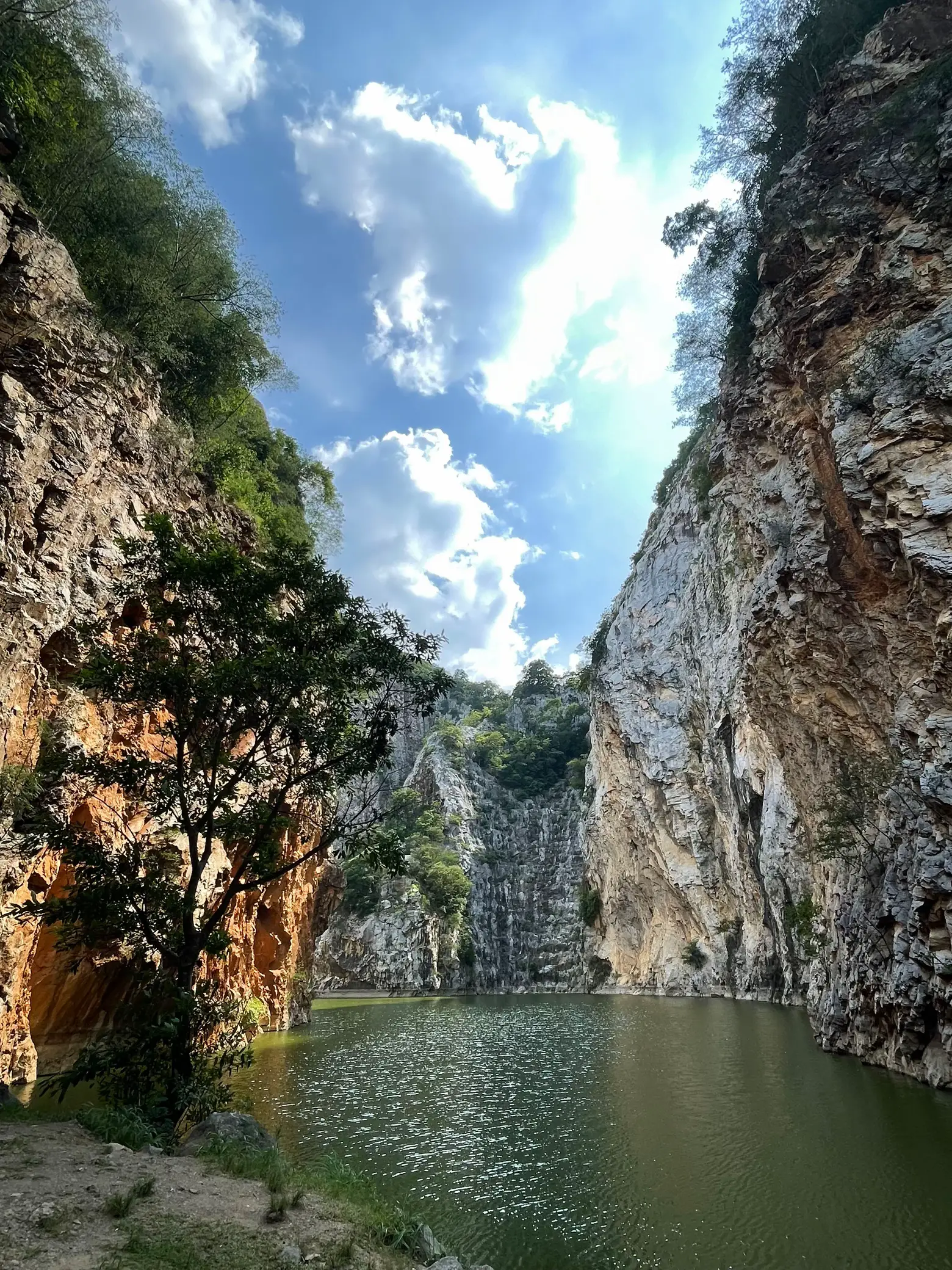 มุมลับเขาหินงู @ ราชบุรี 📸🐍 | แกลเลอรีที่โพสต์โดย Bmmm | Lemon8