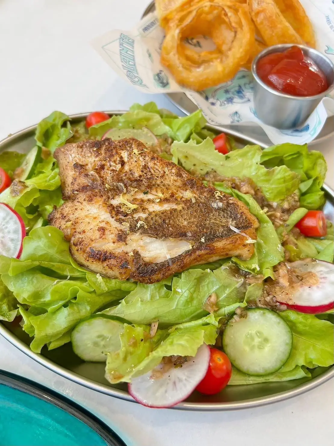 Fishmonger Ari | แกลเลอรีที่โพสต์โดย Theaaom aom | Lemon8