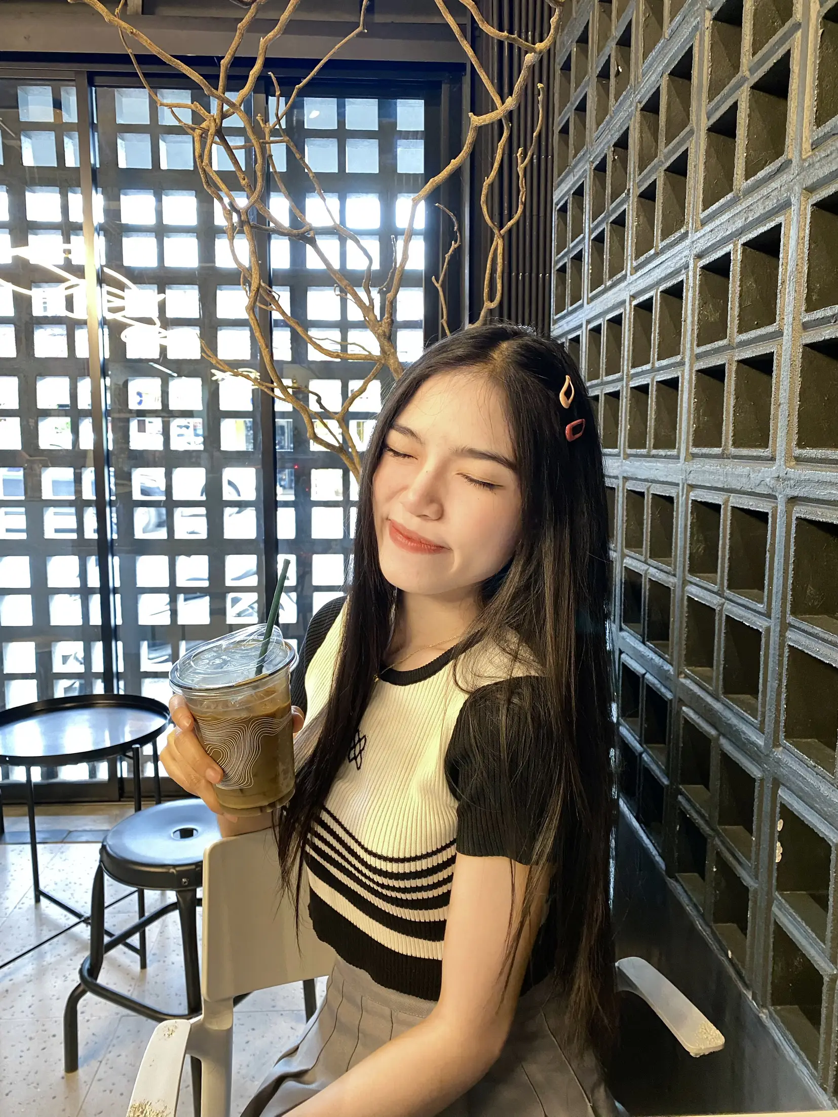 ️ดัมมะชาติ คาเฟ่โทนดำๆ ถ่ายรูปปัง☕️🖤 | แกลเลอรีที่โพสต์โดย Tookta_ | Lemon8