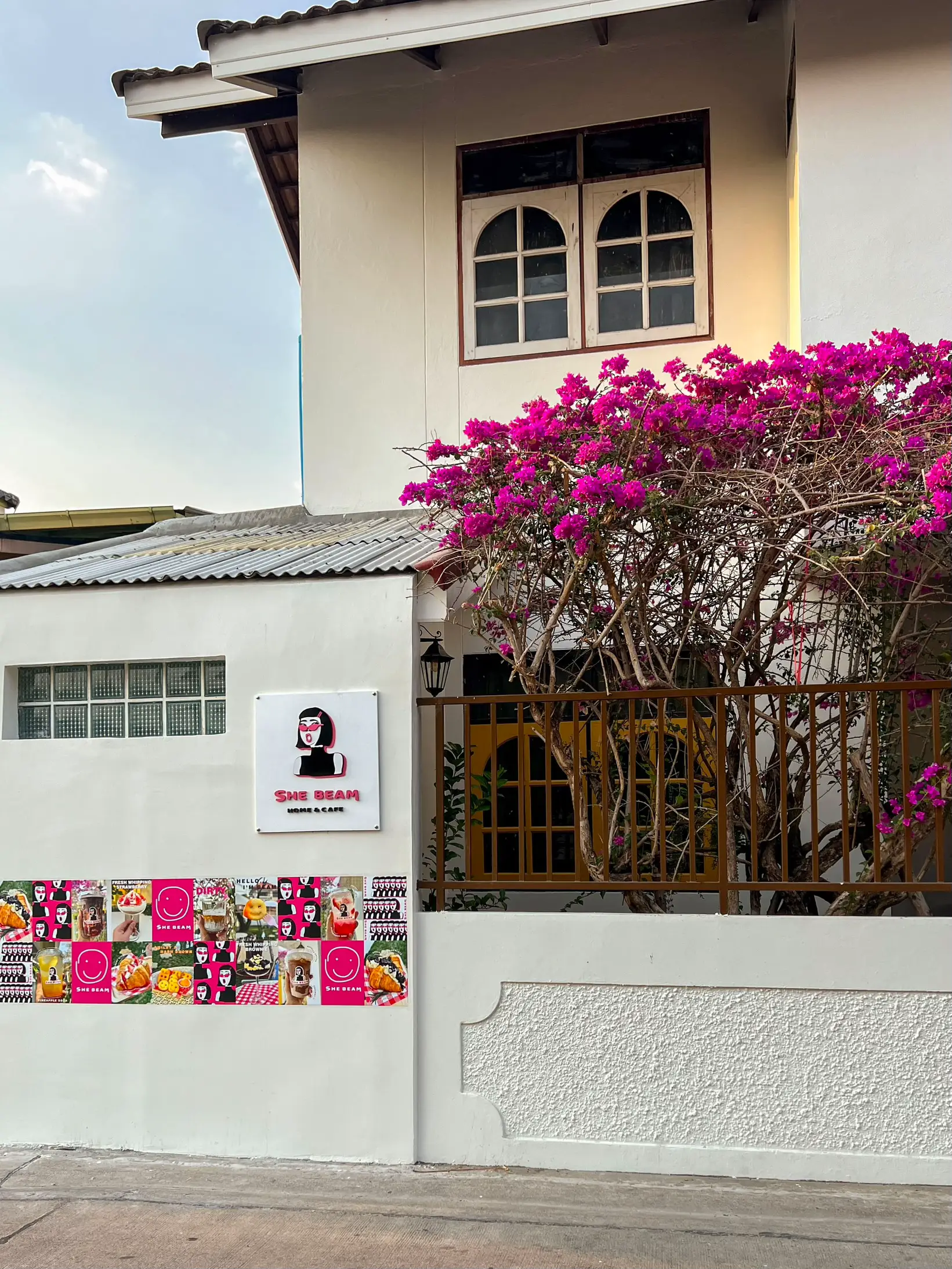 🧺โฮมคาเฟ่เปิดใหม่ย่านรามอินทรา ค่ดจะน่ารักเลย!🛋️🌷 | แกลเลอรีที่โพสต์โดย Jabchaith | Lemon8