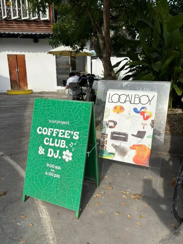 Chiang MaiにあるCafe Coordinates&Chic Shop LOCAL BOYのコーディネート | ขนมรูปวงが投稿 ...