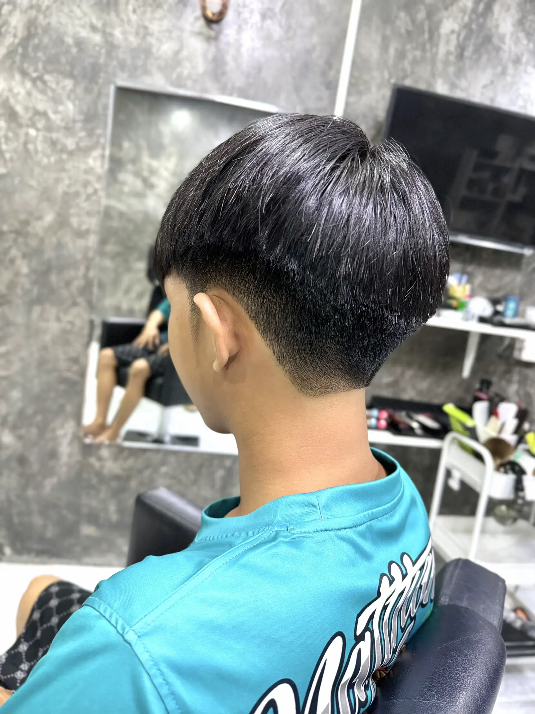 ทรงผมTwo blockฉบับหนุ่มผมตรง🍋 ตัดผมชุมพร ตัดผมสวี | แกลเลอรีที่โพสต์โดย POR SEOUL CUTZ | Lemon8