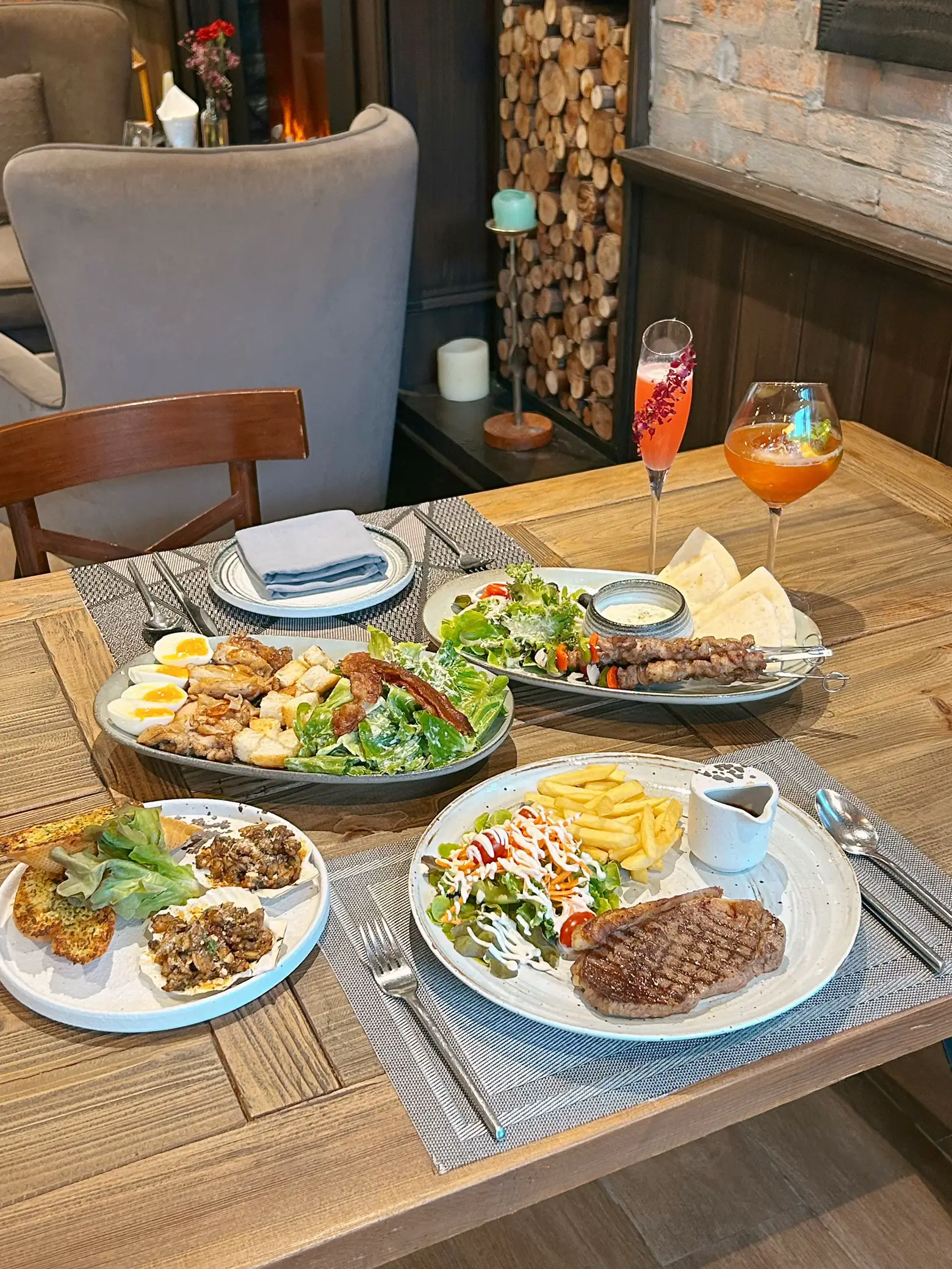 ร้านอาหารและบาร์ลับย่านคลอง1 🥂𝗛𝗮𝘂𝘁𝗲 𝗛𝗼𝘂𝘀𝗲 | แกลเลอรีที่โพสต์โดย TripTamJai | Lemon8