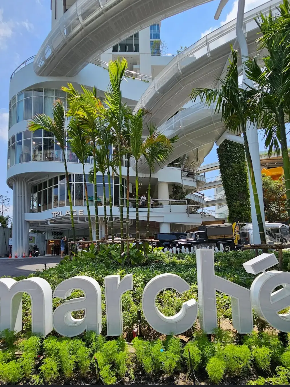 Marche'thonglor | แลนด์มาร์คใหม่ ใจกลางทองหล่อ🌁🍃 | แกลเลอรีที่โพสต์โดย cherngam | Lemon8