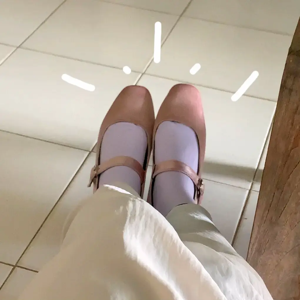 SEPATU LUCU YANG DIPAKAI PUTRI MANGKUNEGARA | Galeri diposting oleh ...