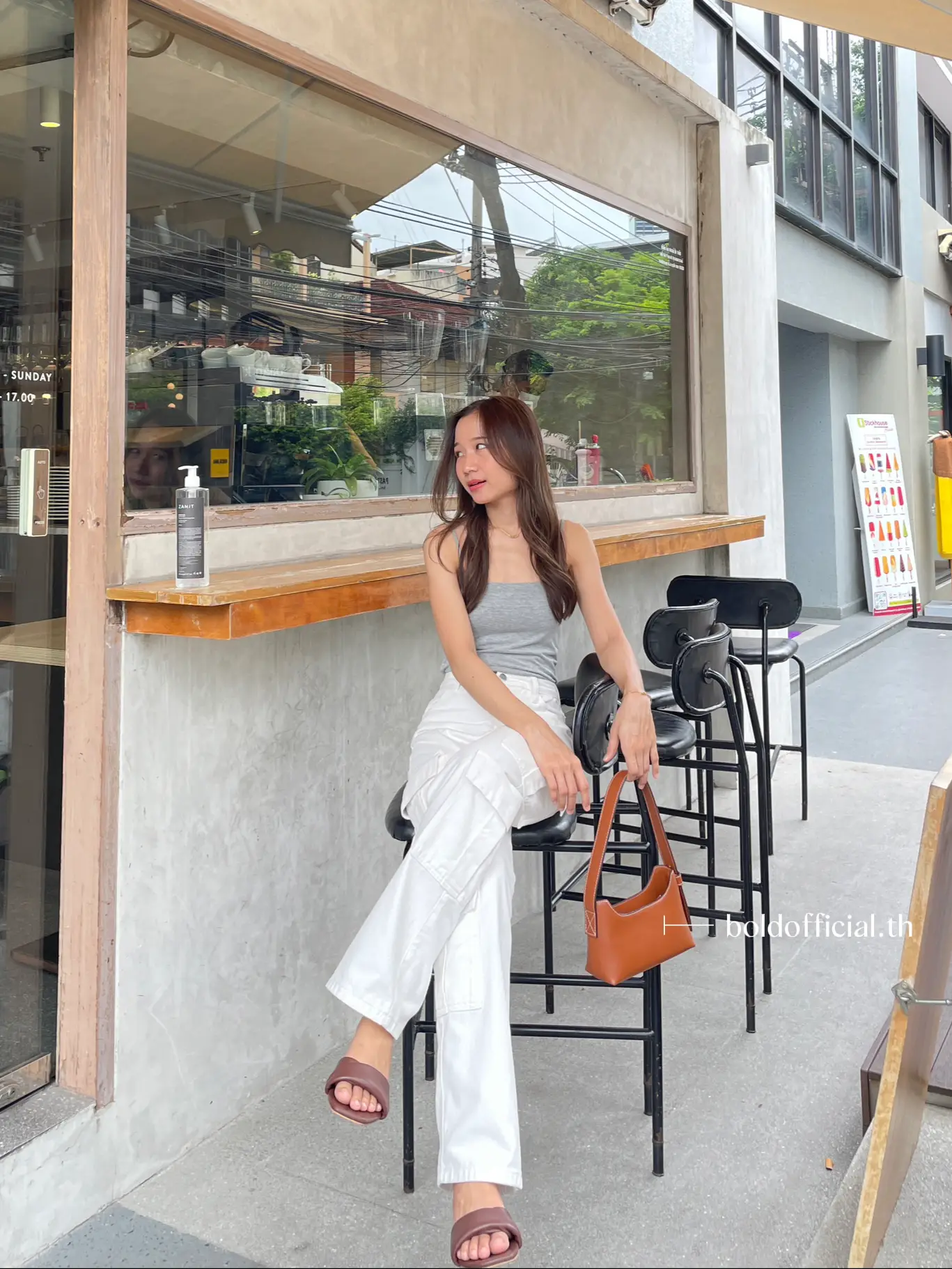 OUTFIT IDEA | DRESS TO CAFE Y2k 🏼 | Gallery posted by aradazai | Lemon8