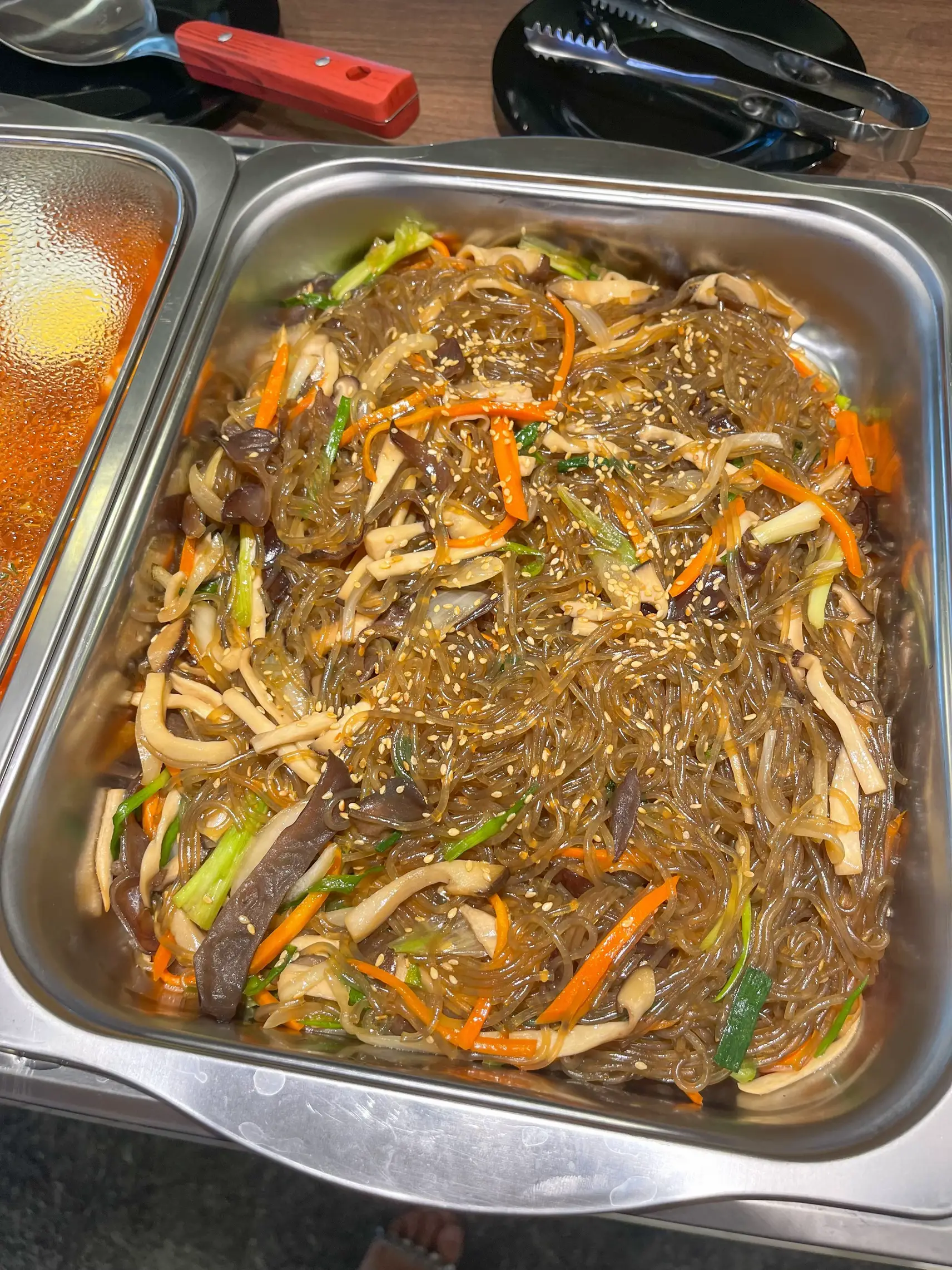 บุฟเฟต์อาหารเกาหลีราคา 150 แกลเลอรีที่โพสต์โดย จีนพากิน😋 Lemon8