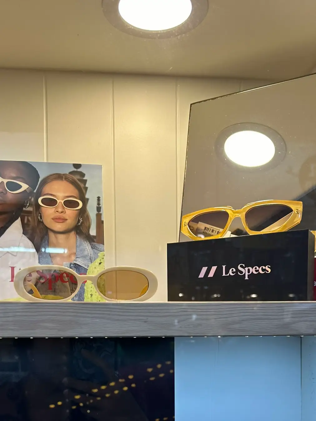 พิกัดแว่นตาวินเทจ & แว่นกันแดด Le Specs 😎 ร้านเดียวมีครบ‼️ | แกลเลอรี ...