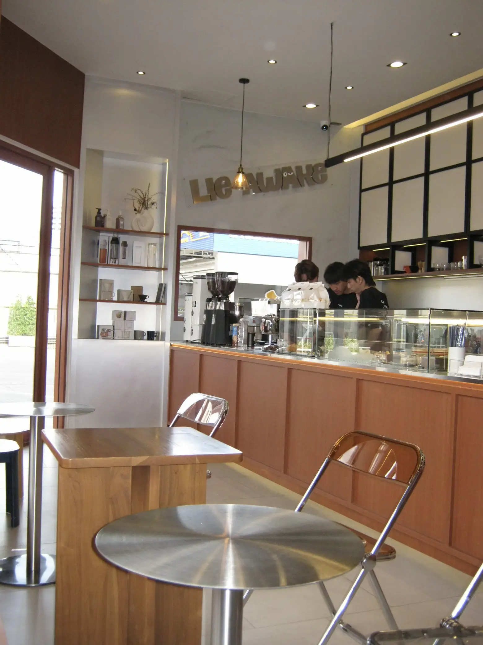 คาเฟ่เปิดใหม่ Lie Awake กาแฟดี ขนมเด็ด! | แกลเลอรีที่โพสต์โดย Ja.kim ...