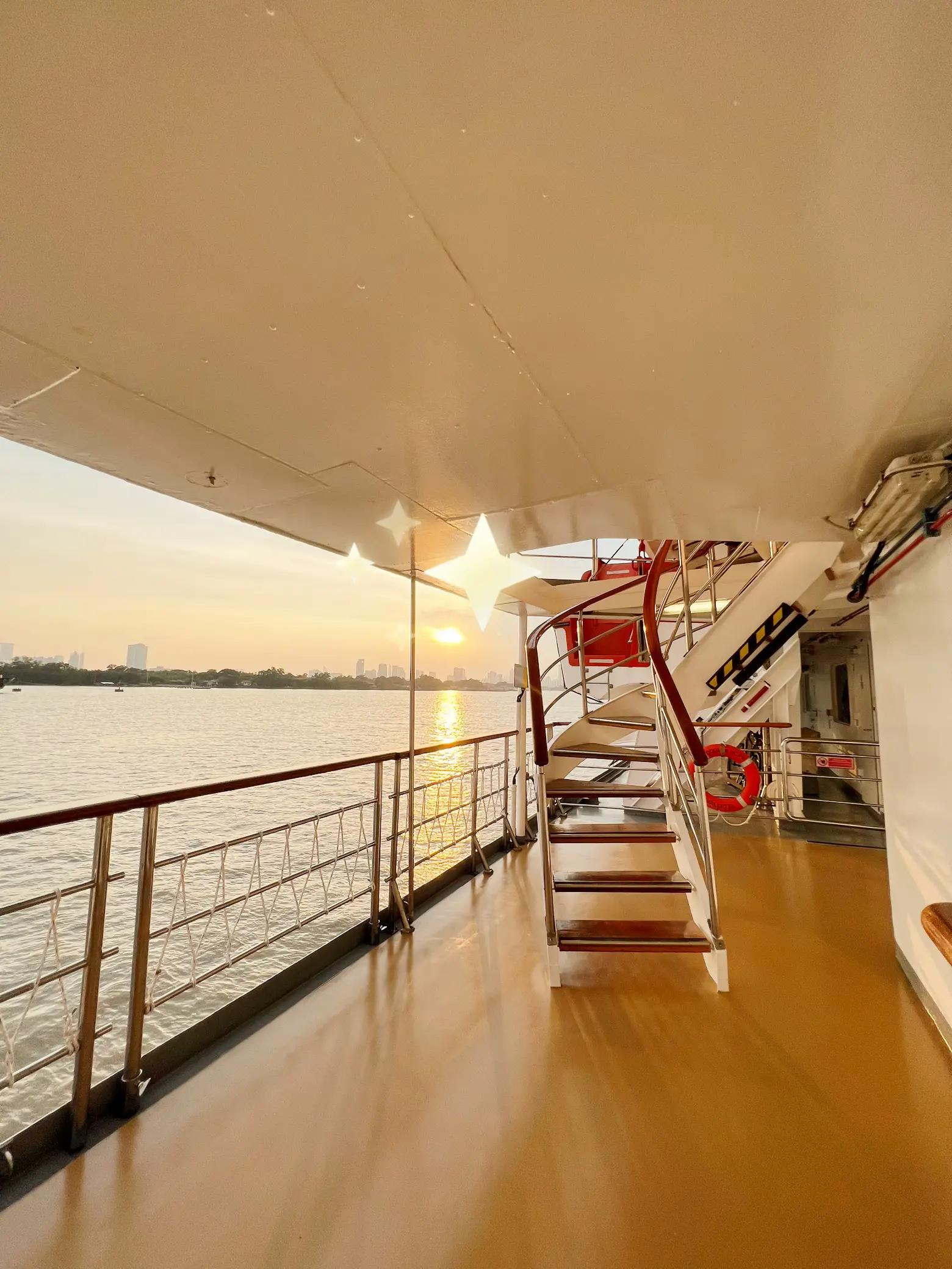 📖ร้านหนังสือลอยน้ำ บนเรือ Doulos Hope ⛴️ | แกลเลอรีที่โพสต์โดย Numnim ...
