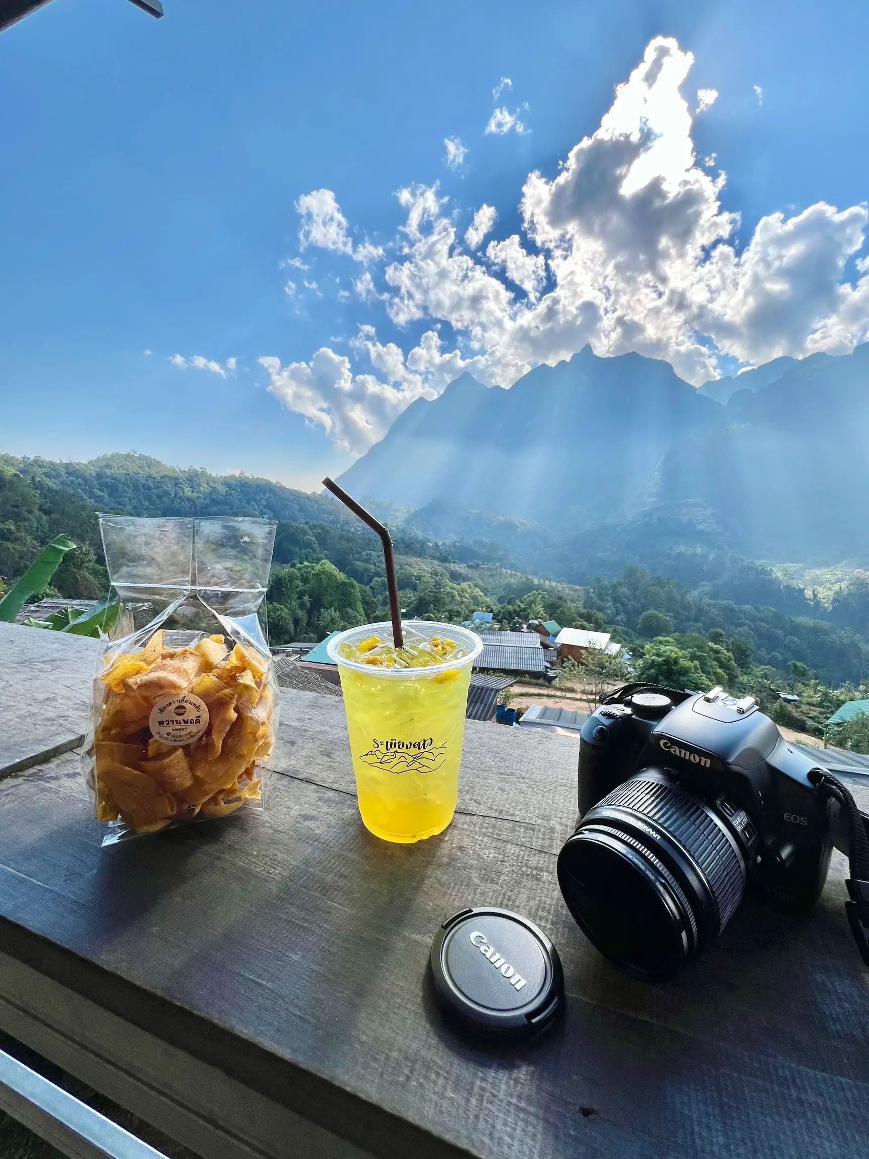 บ้านระเบียงดาว อ. เชียงดาว จ. เชียงใหม่ | แกลเลอรีที่โพสต์โดย Jikkie Risa | Lemon8