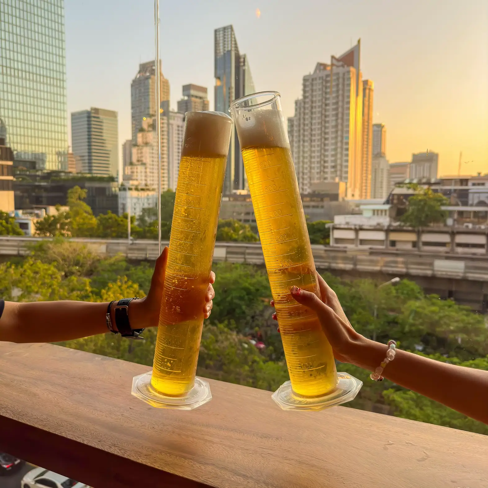 Rooftop Bar #เปิดใหม่ | แกลเลอรีที่โพสต์โดย KhunEverywhere | Lemon8