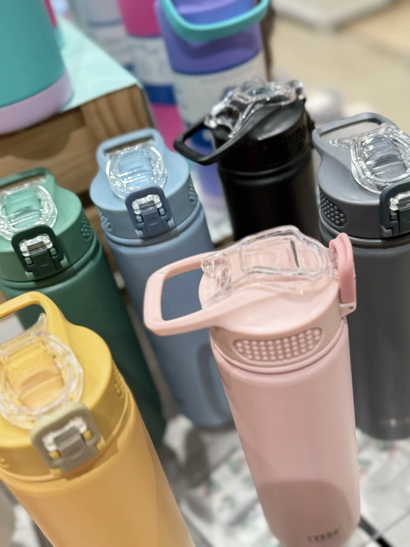 แก้ว TyEso สไตล์ไหนก็ใช่ 💁‍♀️💁‍♂️ | แกลเลอรีที่โพสต์โดย ป้ายยาเพลินๆ | Lemon8