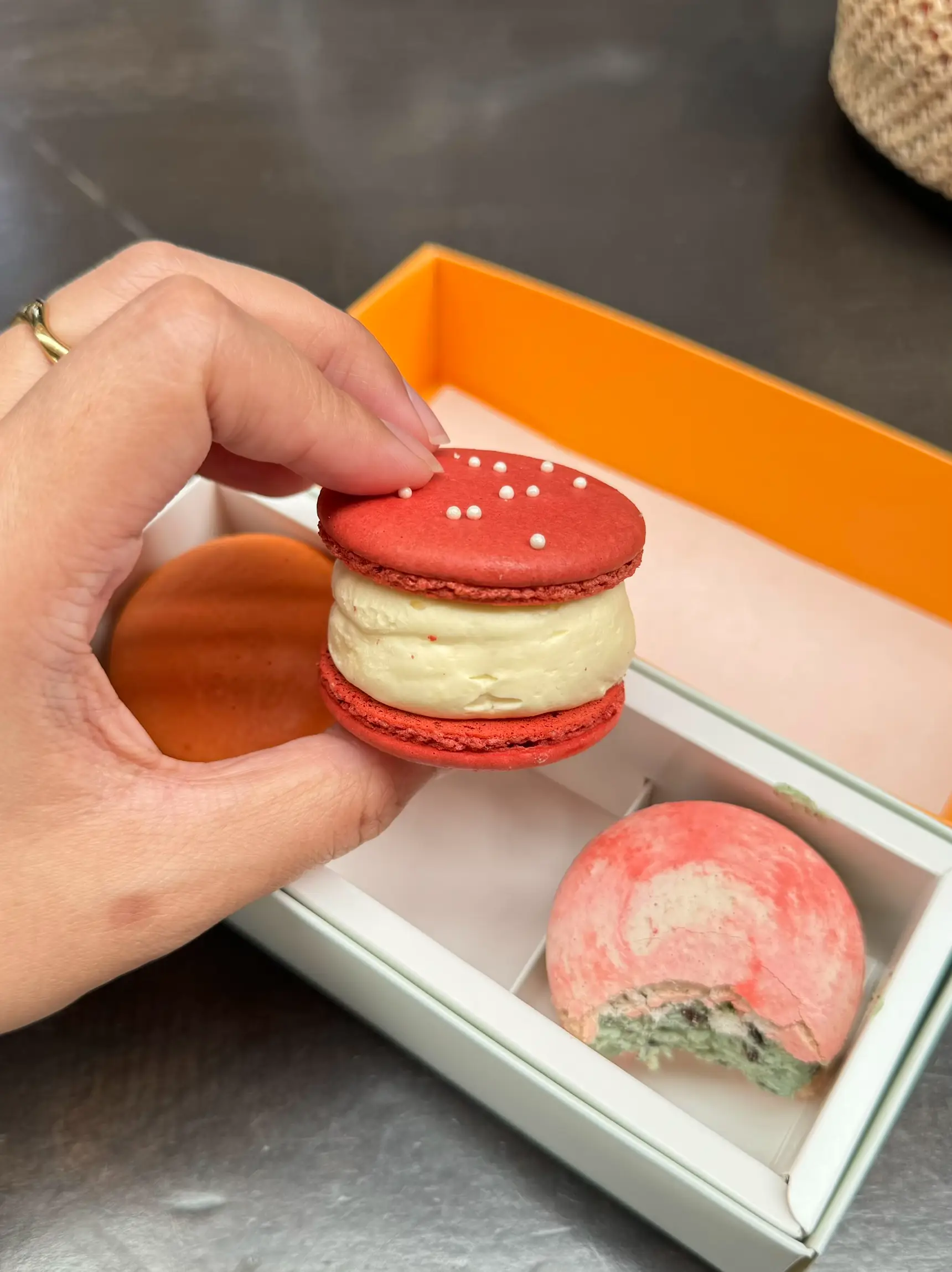 SOURI Macarons ได้ลองสักที ฟินม้ากกก🫠🤩 | แกลเลอรีที่โพสต์โดย Strong NP ...