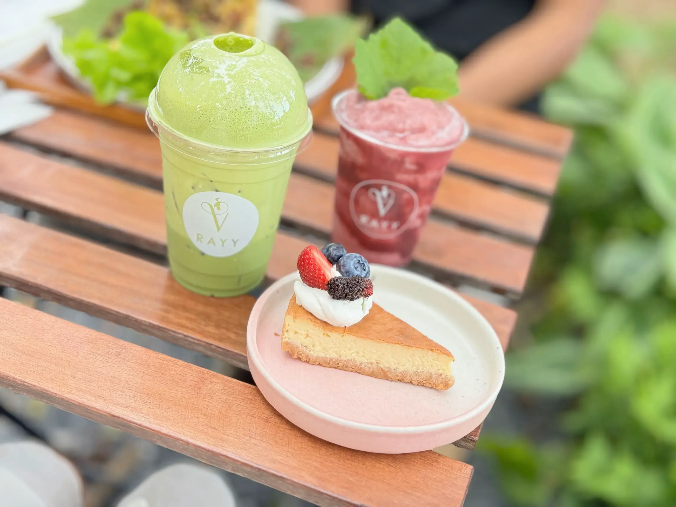 RAYY CAFE | แกลเลอรีที่โพสต์โดย Namfon Assawa | Lemon8