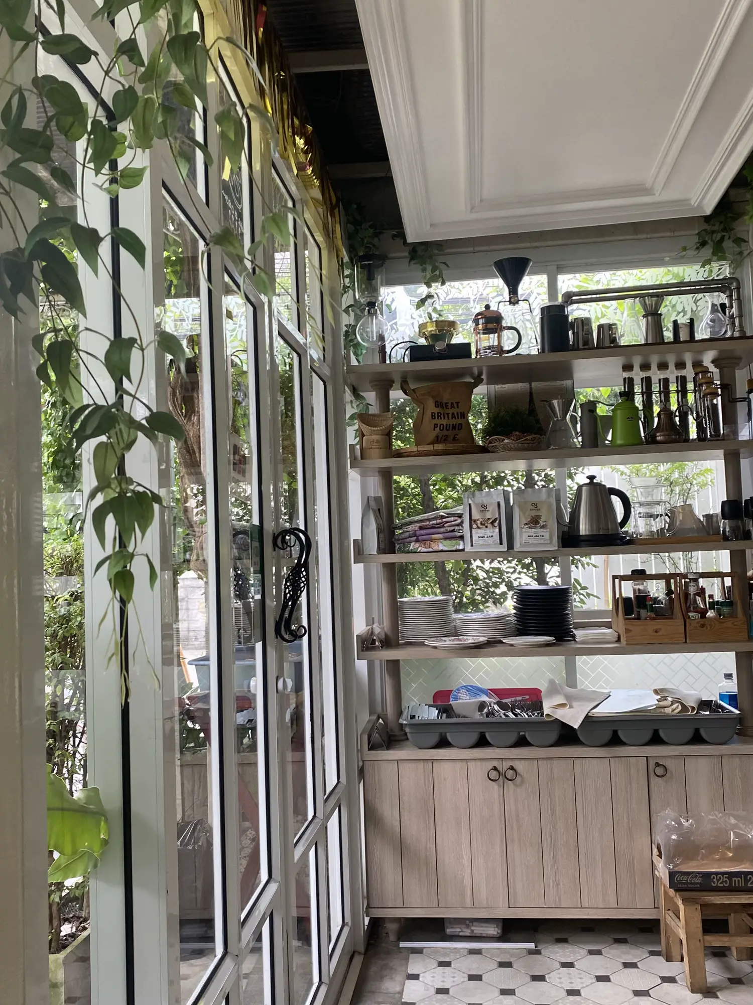 คาเฟ่ลับ | CY Coffee Artisan & Roastery ติด BTS อโศก | แกลเลอรีที่โพสต์ ...