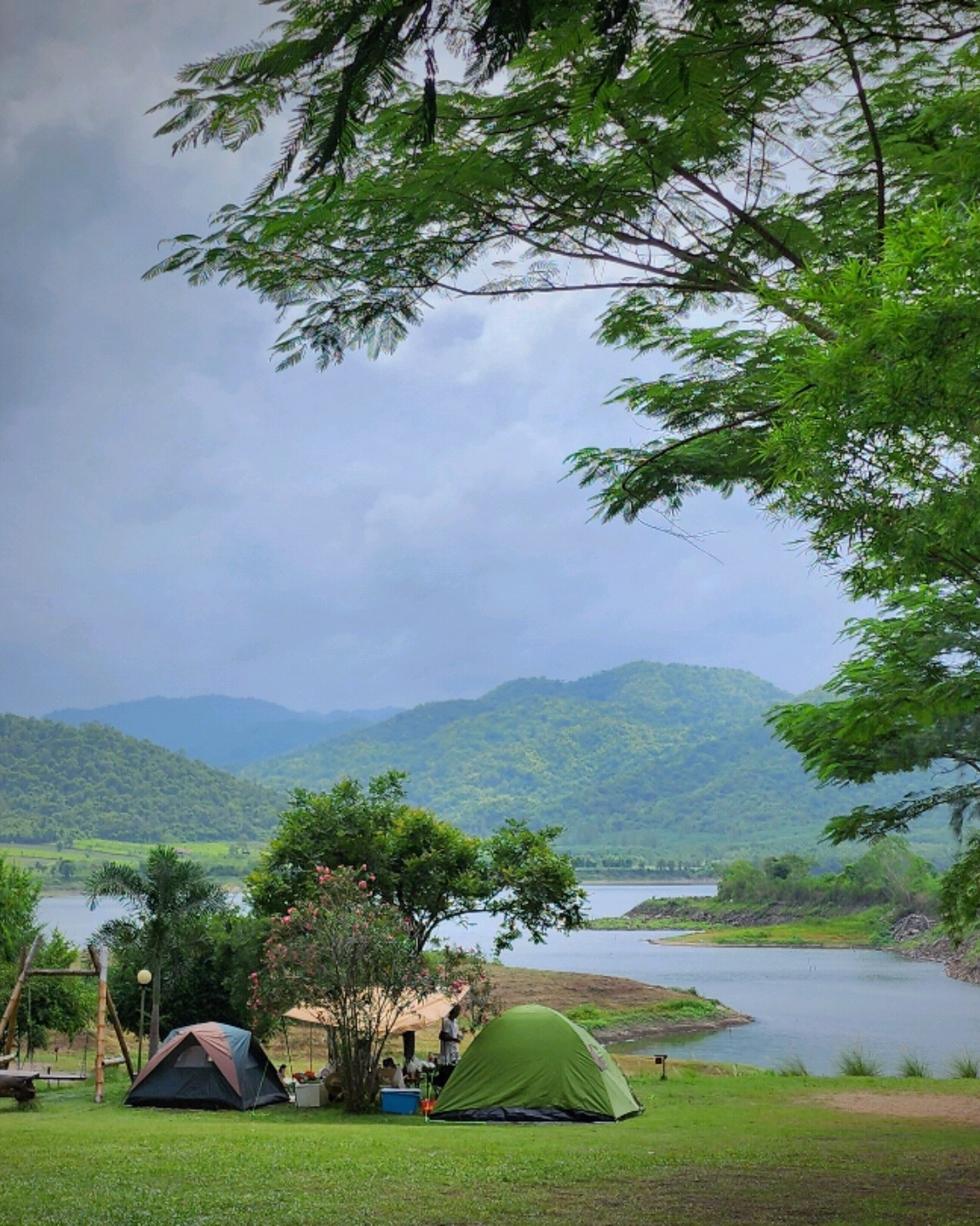 เปลี่ยนภาพถ่ายเป็นภาพวาดด้วย AI Mirror | วิดีโอที่เผยแพร่โดย POOPUU ...