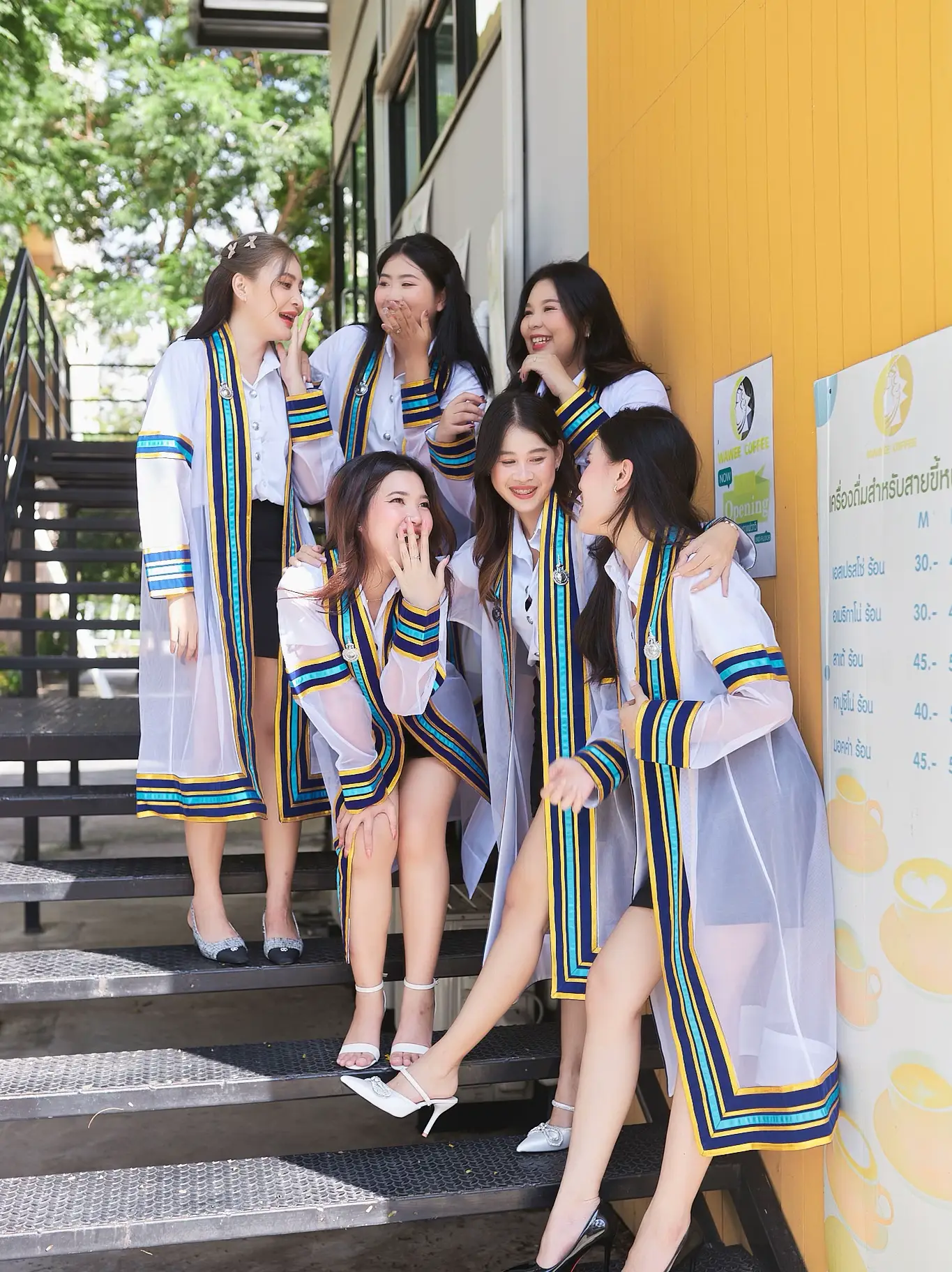 เทศกาลรับปริญญาเอยปริญญาใจ🫶🏻 | แกลเลอรีที่โพสต์โดย Lookkaew | Lemon8