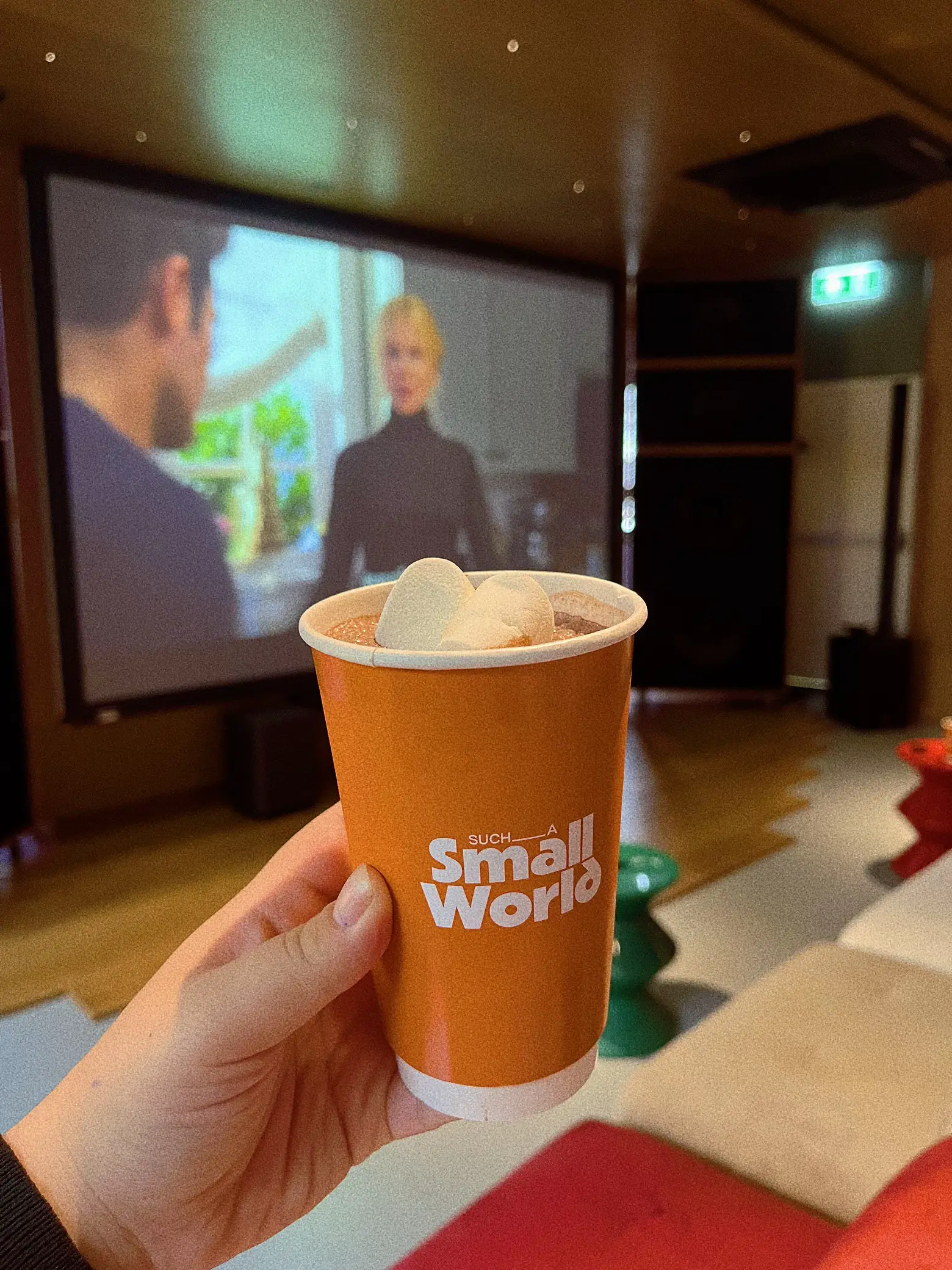 คาเฟ่ที่เป็นมากกว่าคาเฟ่ Such a small world | แกลเลอรีที่โพสต์โดย COZY BACON V. | Lemon8