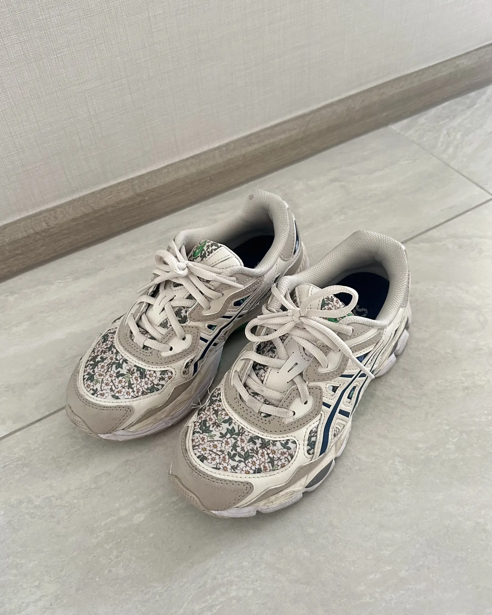 รองเท้าดอกไม้ 🦋🩰 acics gel-NYC | แกลเลอรีที่โพสต์โดย cloudysstory | Lemon8