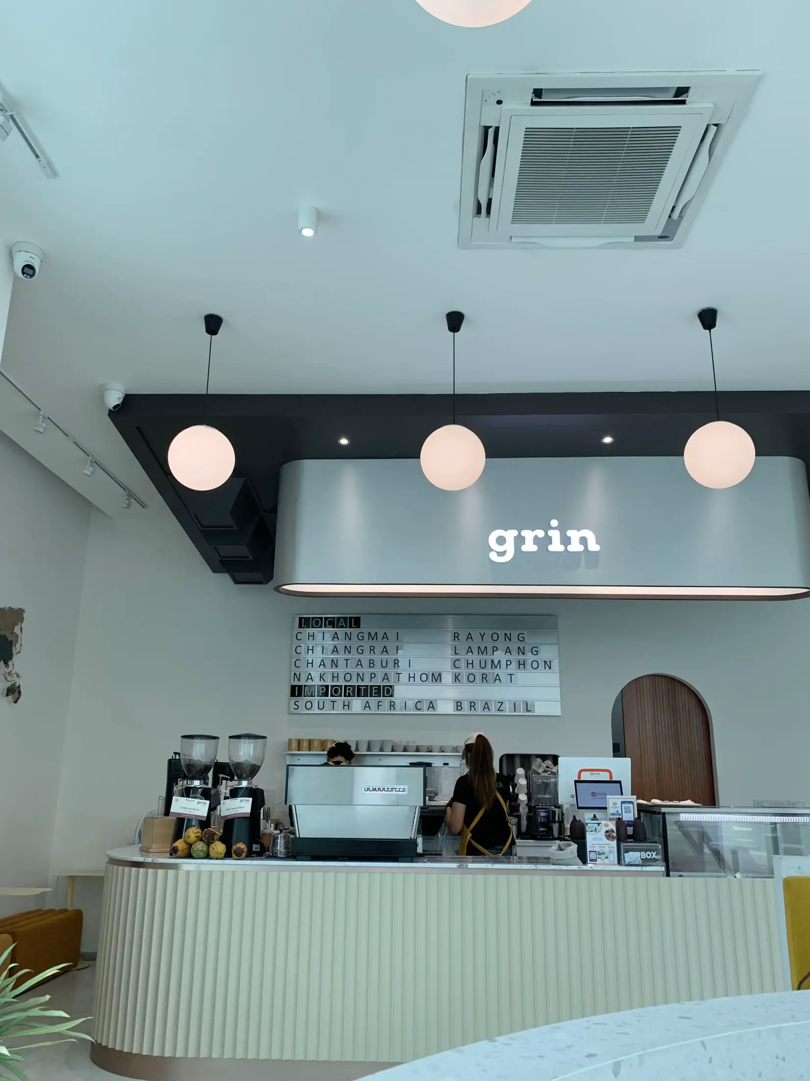 Grin คาเฟ่ช็อคโกแลต 🍫 | แกลเลอรีที่โพสต์โดย S P Y | Lemon8