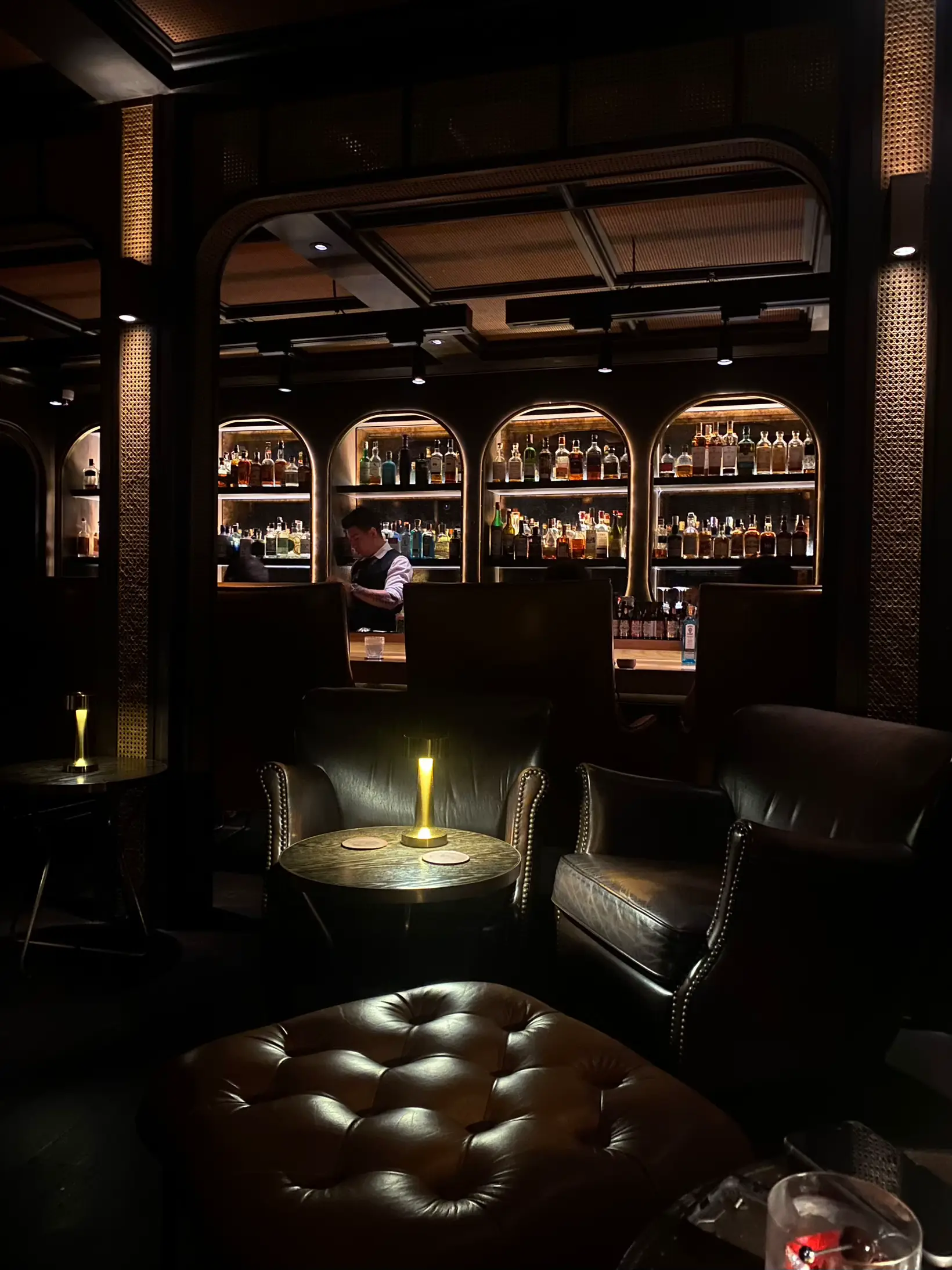 บาร์ทองหล่อเอกมัยมีโต๊ะพูล - การค้นหาใน Lemon8