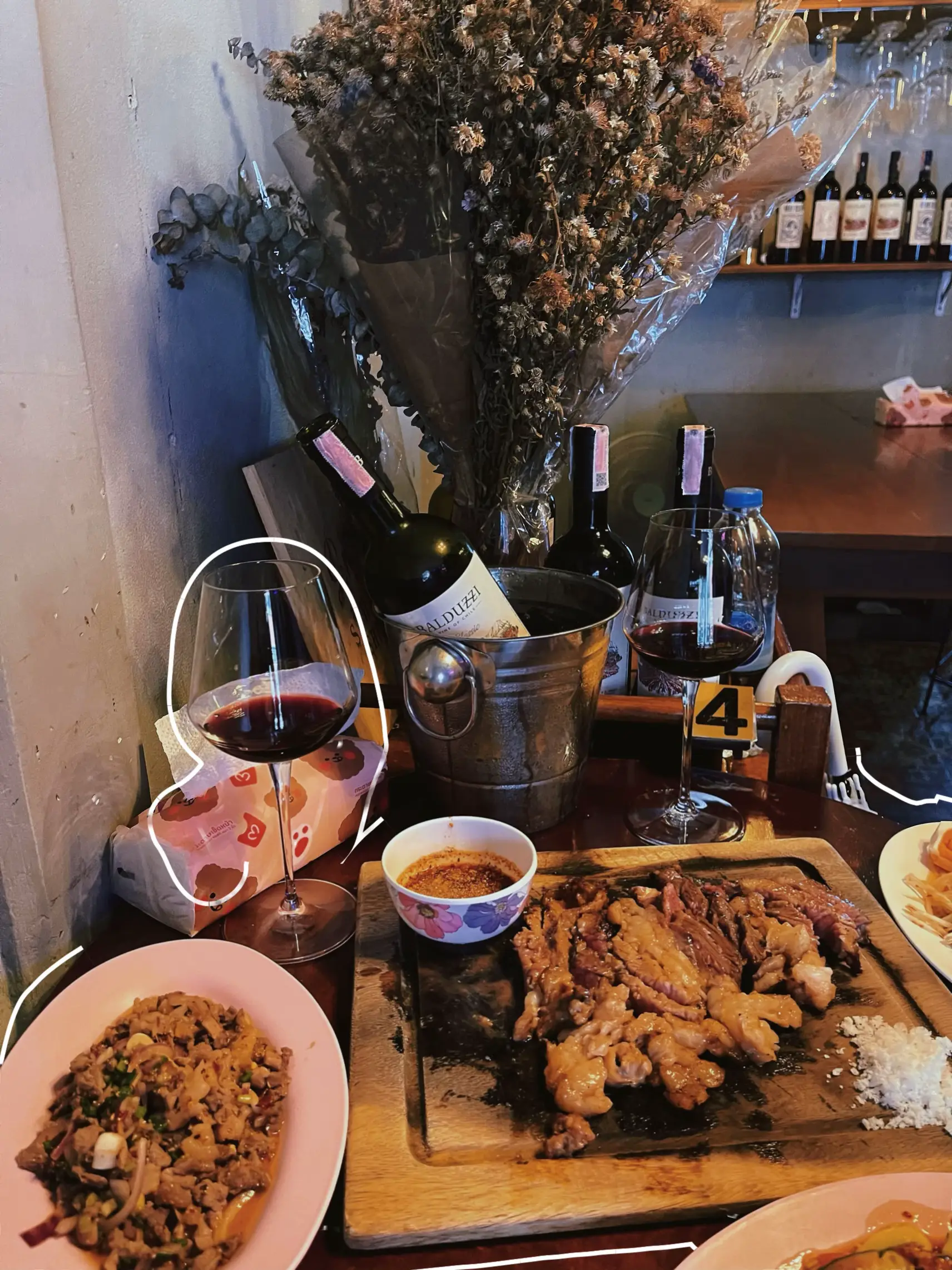 เนื้อย่าง มีเดียมแรร์ ท่าเตียน (Medium Rare ท่าเตียน) | แกลเลอรีที่ ...