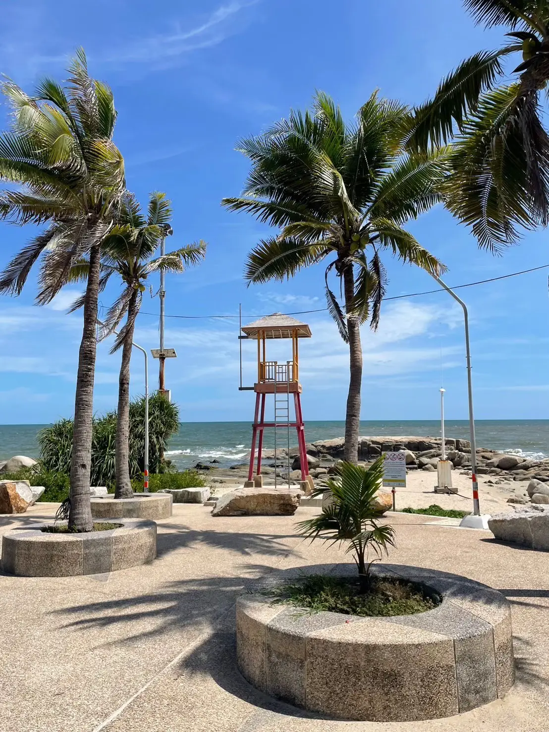 หาด(ไม่)ลับระยอง🌊🏝️🌅 | แกลเลอรีที่โพสต์โดย Thamonwan.N | Lemon8