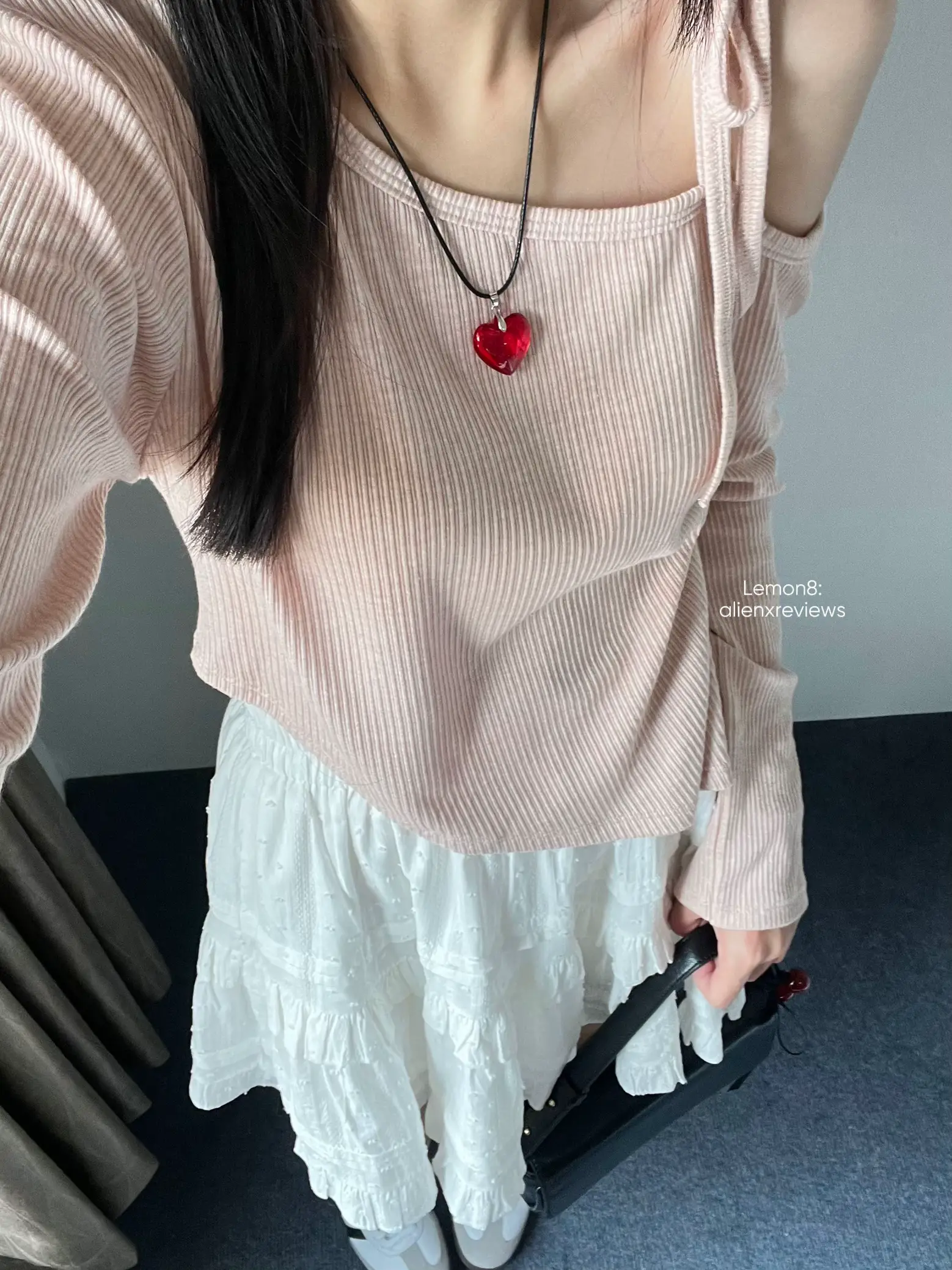 OOTD | 3 looks 🎀 เสื้อแขนยาวปาดไหล่ทรงสวย | แกลเลอรีที่โพสต์โดย ae | Lemon8