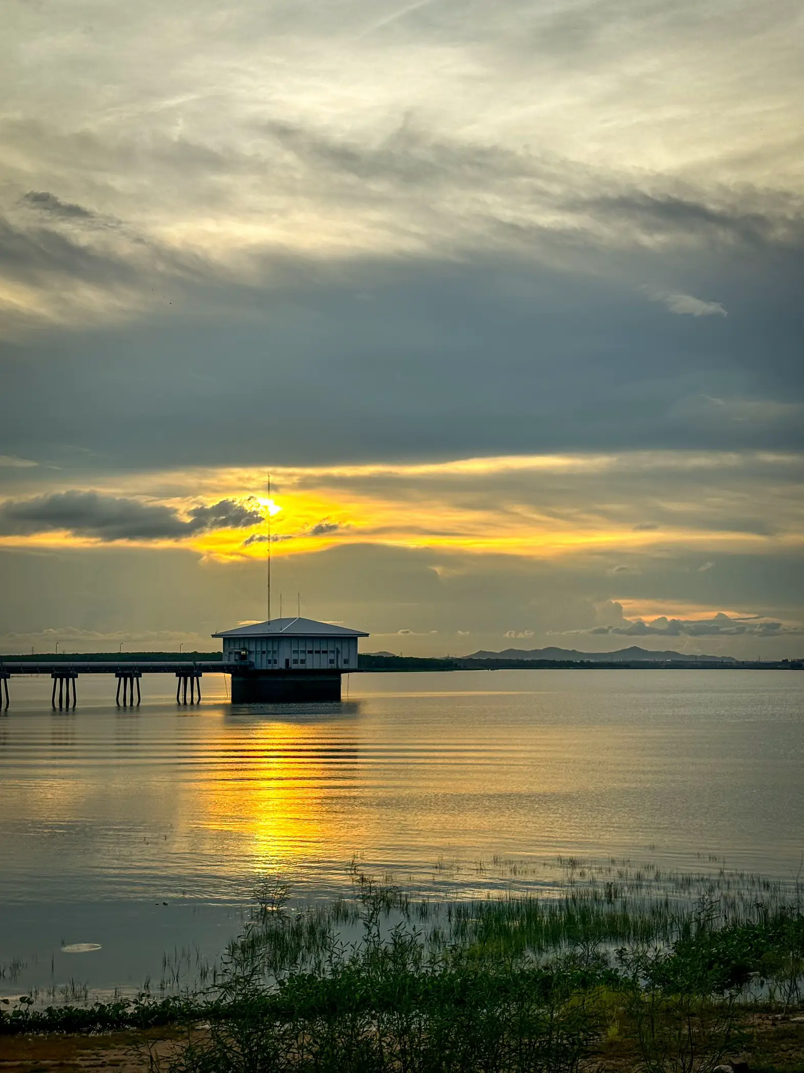 อ่างเก็บน้ำดอกกราย ระยอง | แกลเลอรีที่โพสต์โดย JAY | Lemon8