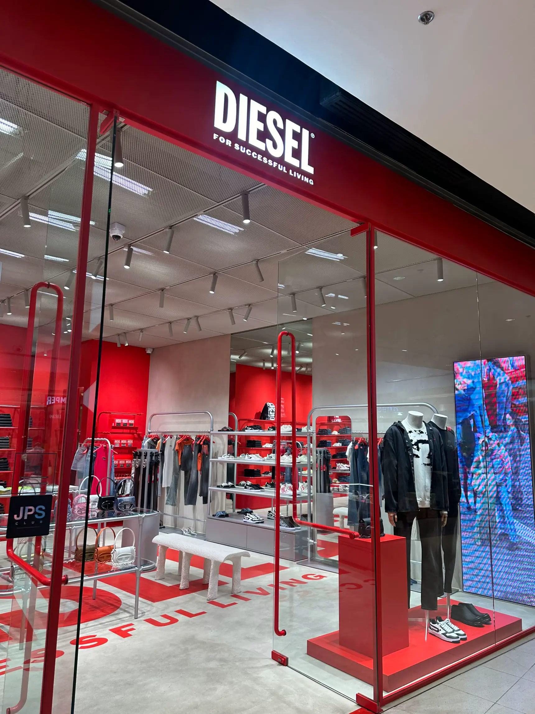 DIESEL BELTS ของเข้าช็อปซะที‼️ | แกลเลอรีที่โพสต์โดย Mntp | Lemon8