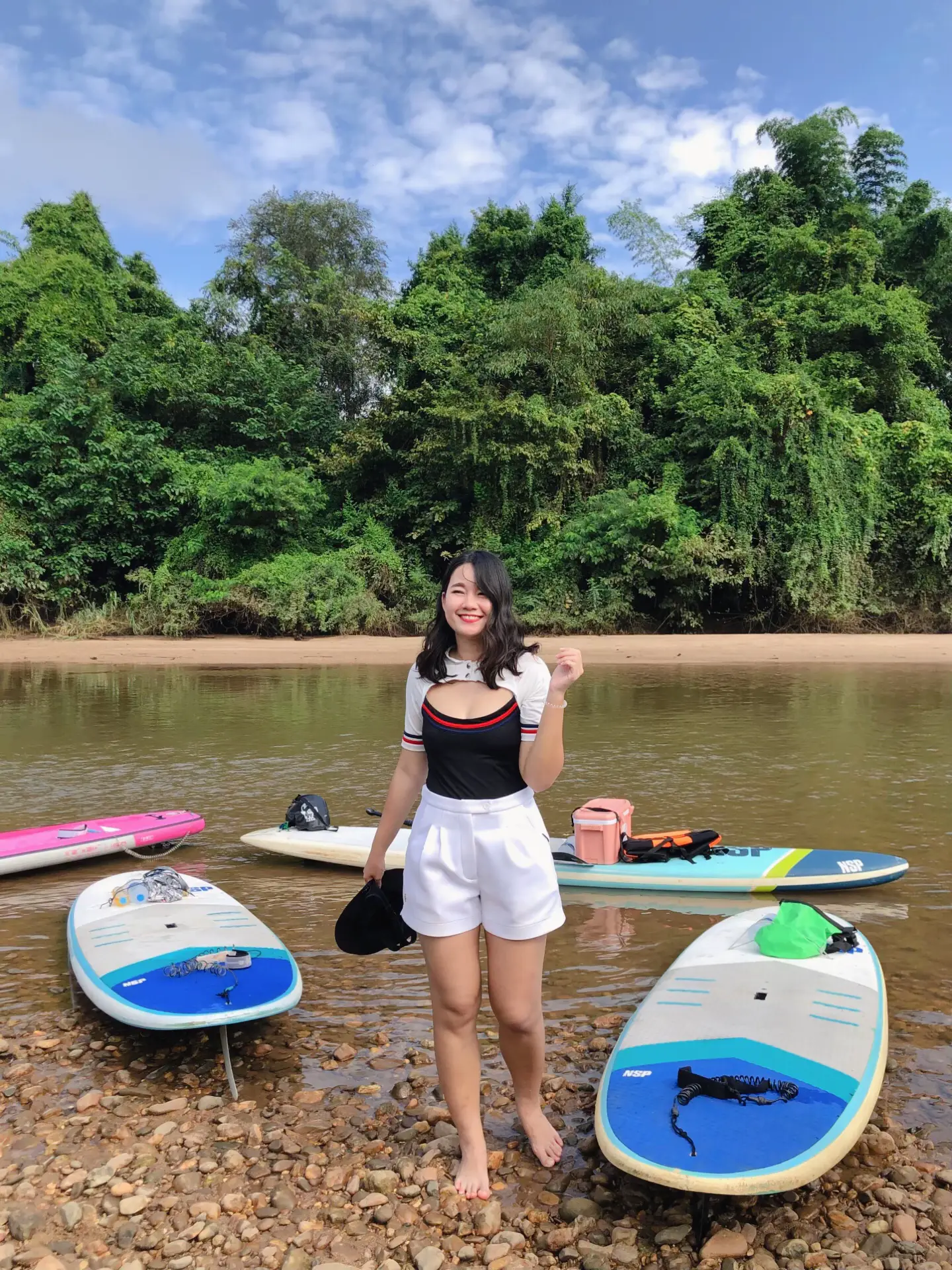 พาพาย SUP Board แบบลุยๆ ที่แม่น้ำแควน้อย | แกลเลอรีที่โพสต์โดย ชมพูพาพาย | Lemon8