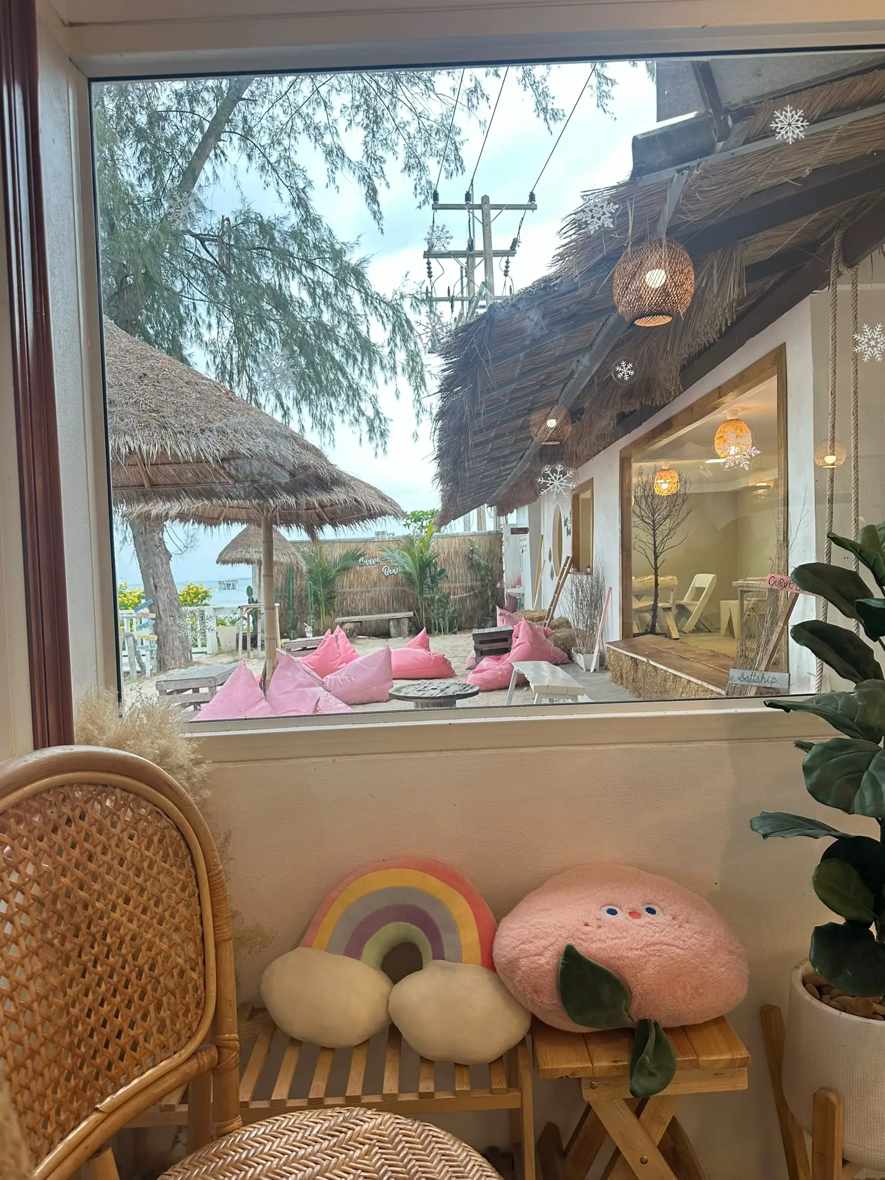 Curve Beach Cafe - Sattahip 🏝 | แกลเลอรีที่โพสต์โดย Emmieesuni | Lemon8